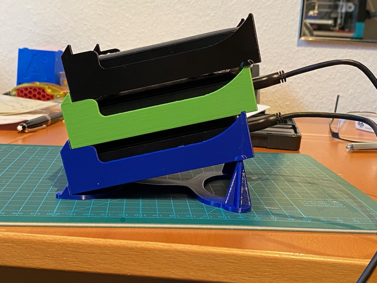 Stackable boxes/rack for WD elements external hard drives or similar ...