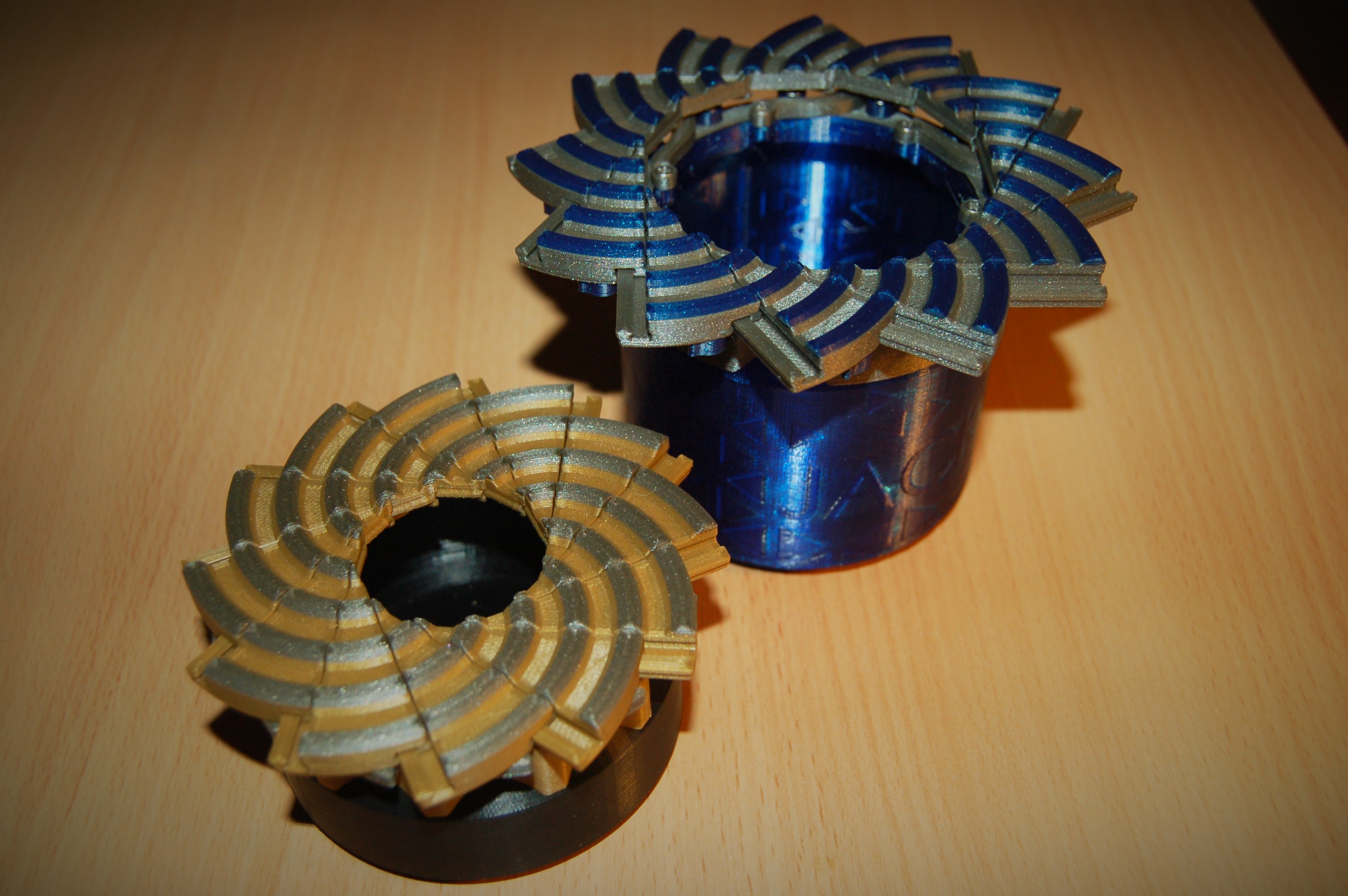 12 Leaf Aperture Iris Box by Brien Allison | Download free STL model ...