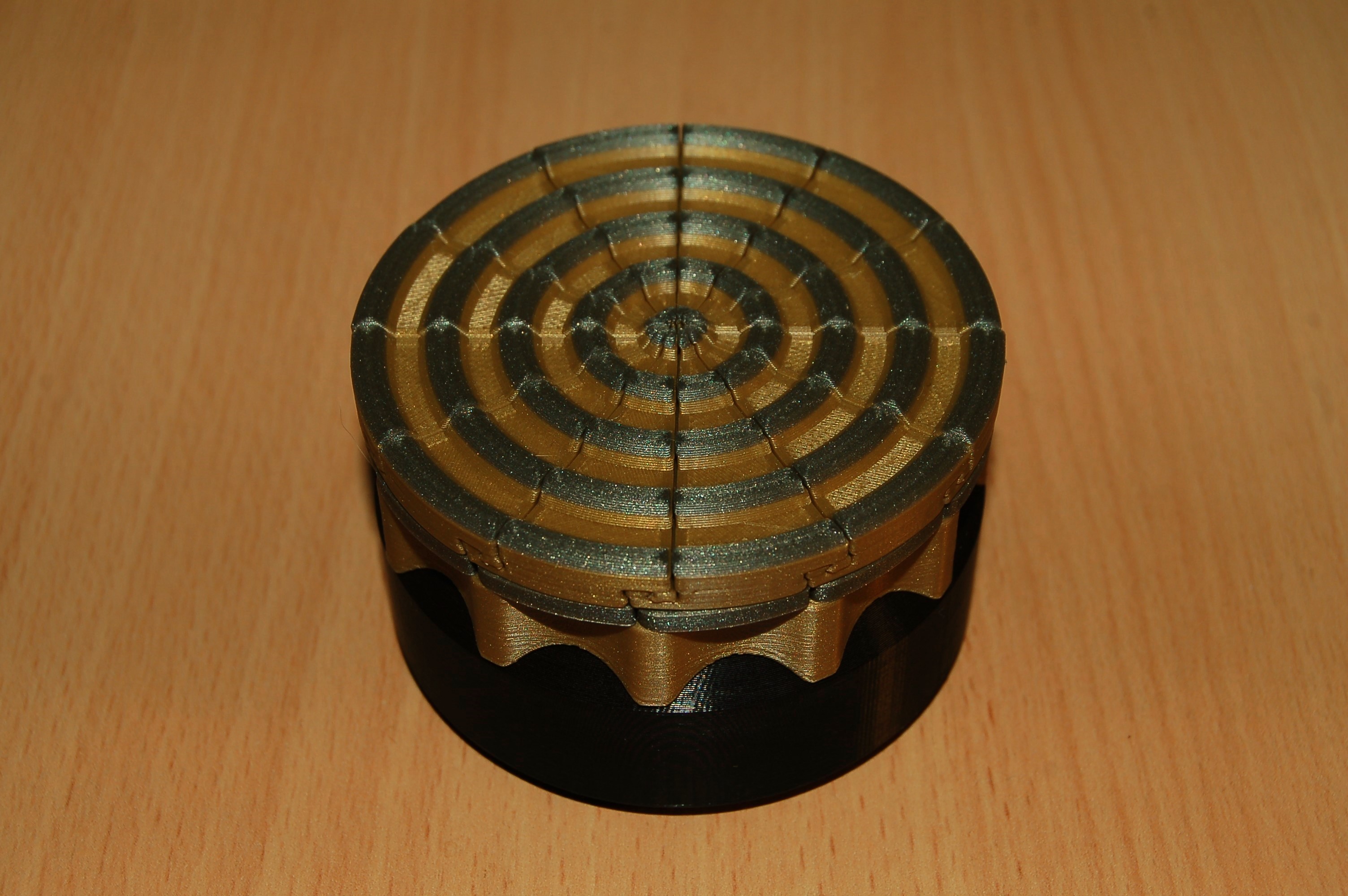 12 Leaf Aperture Iris Box by Brien Allison | Download free STL model ...