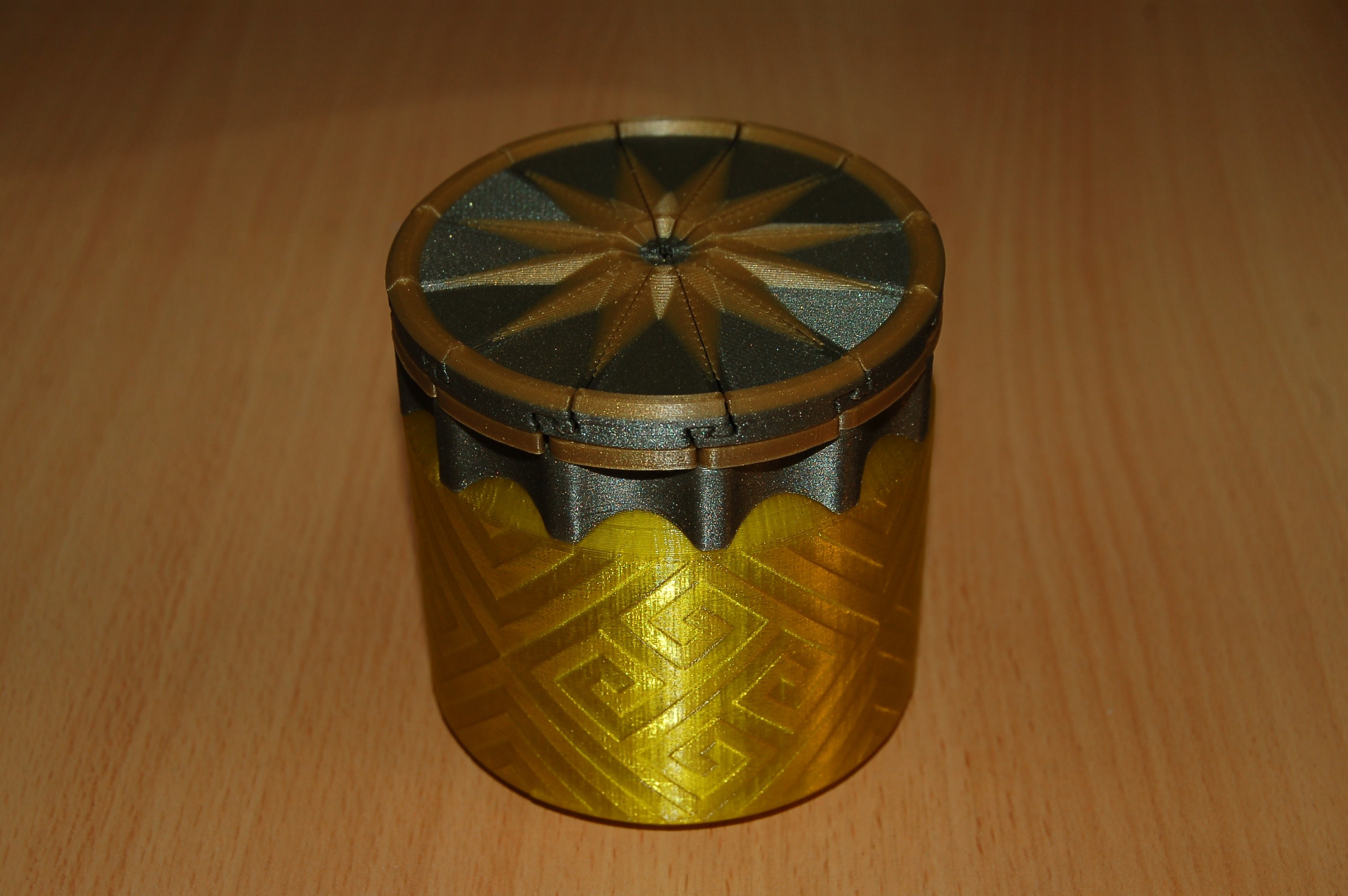 12 Leaf Aperture Iris Box by Brien Allison | Download free STL model ...