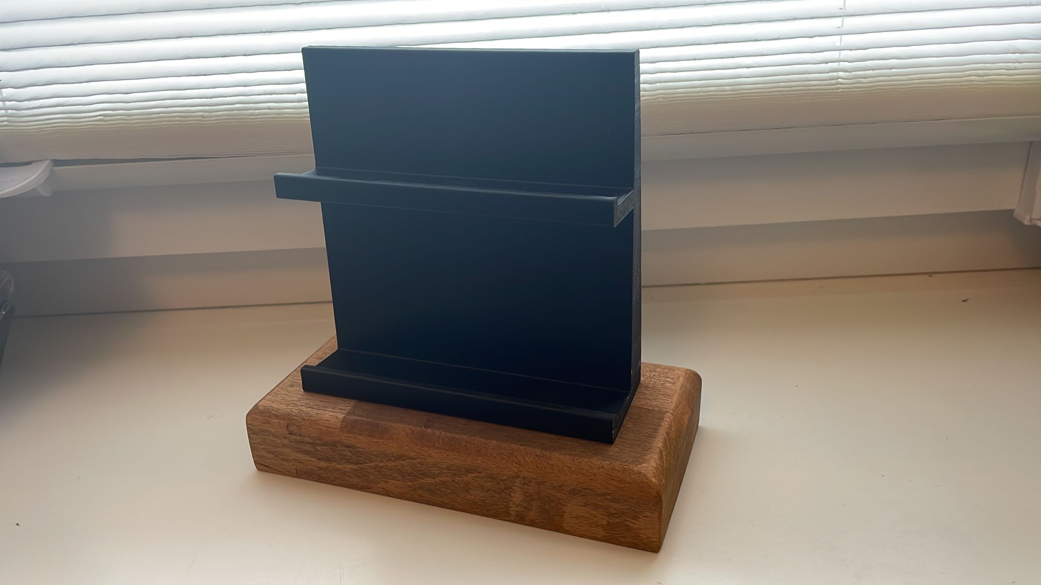 Switch NES Controller Stand by Ojai | Download free STL model ...