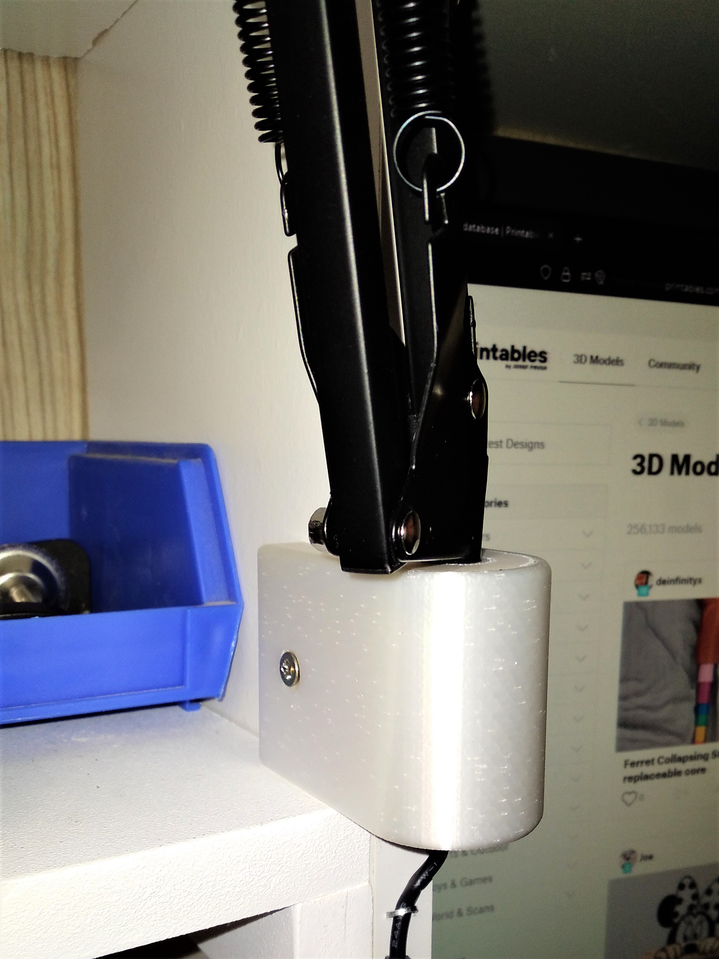 Lamp Holder by MadP 3D | Download free STL model | Printables.com