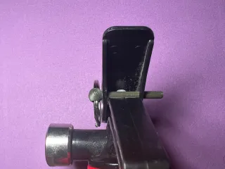 Locking pin for car fire extinguisher by muflon | Download free STL ...