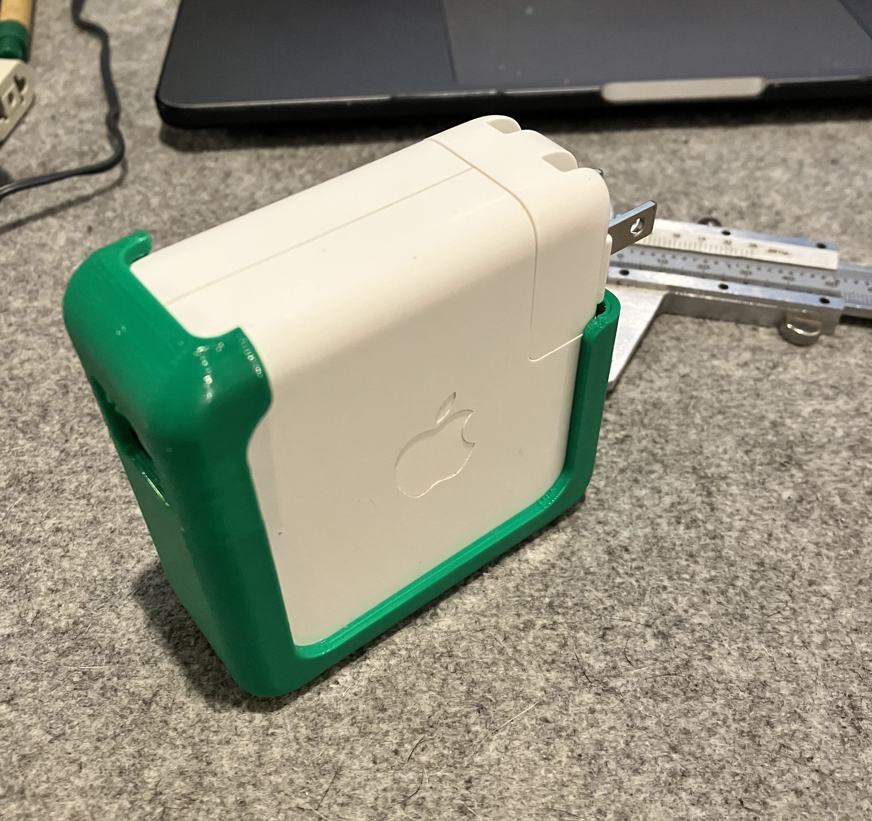 Macbook pro charger 61W case by Renzo | Download free STL model ...