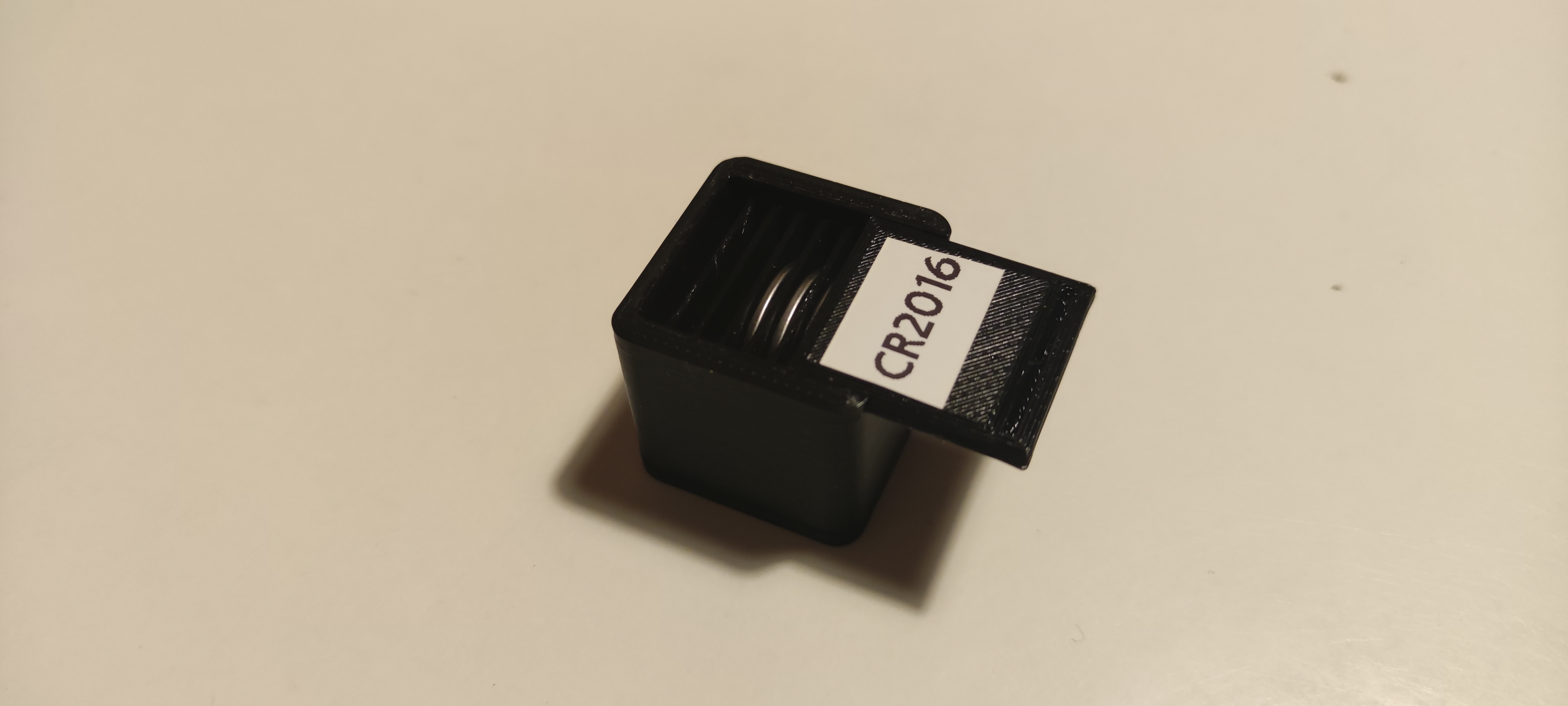 Parametric battery (button cell) storage box by erhapp | Download free ...