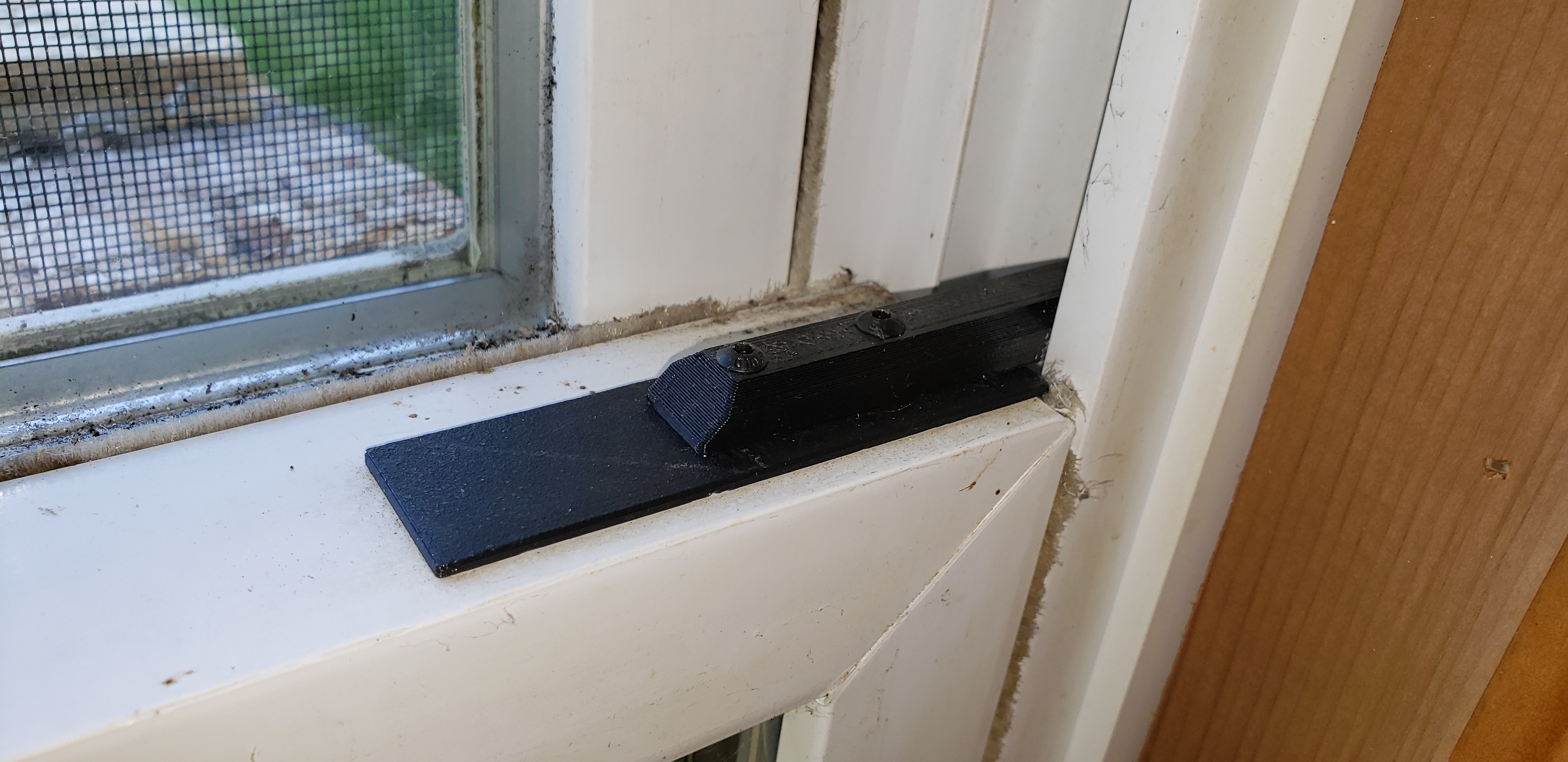 Internal Window Tilt Latch