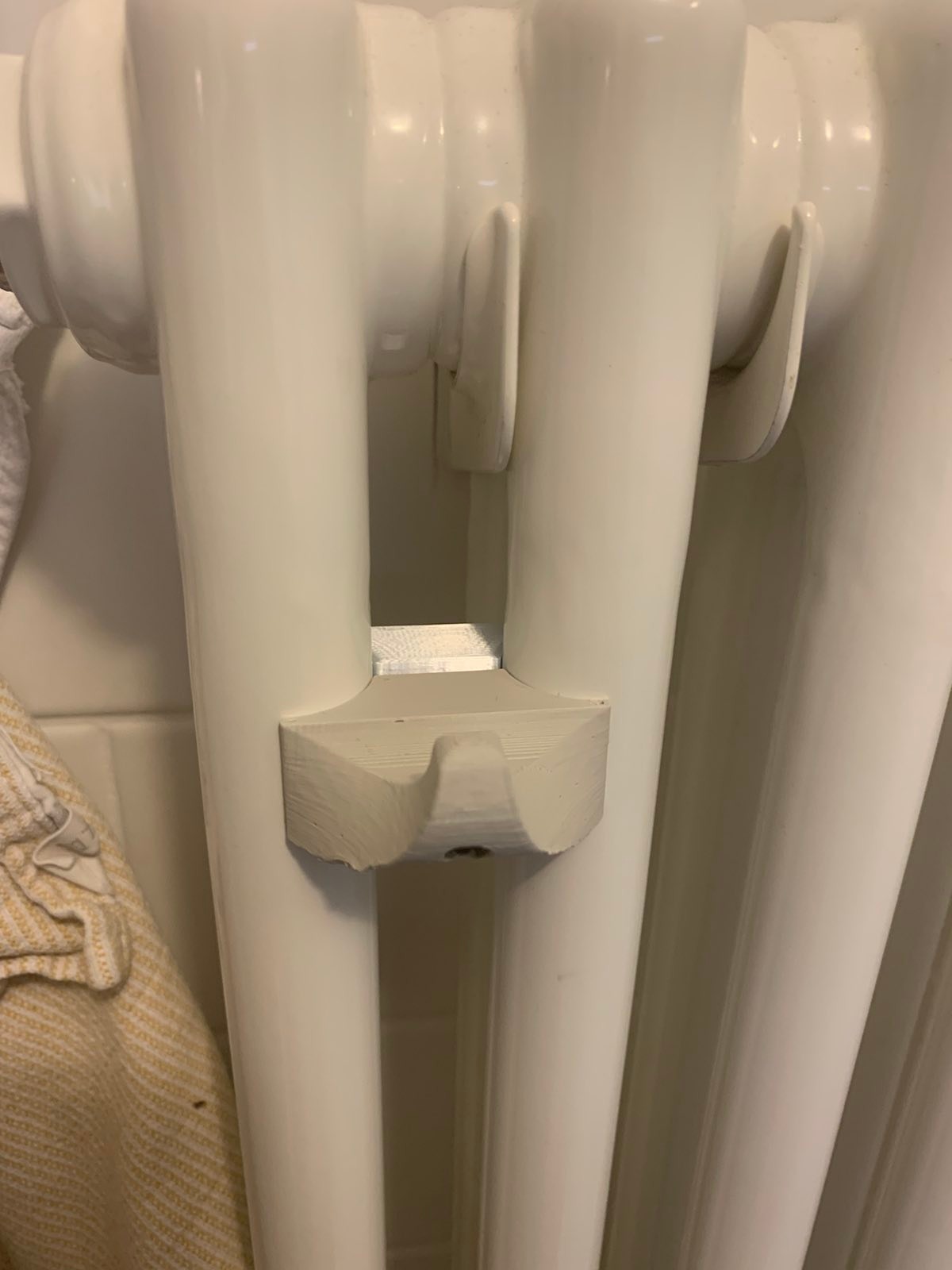 Towel hook on radiator by lual | Download free STL model | Printables.com