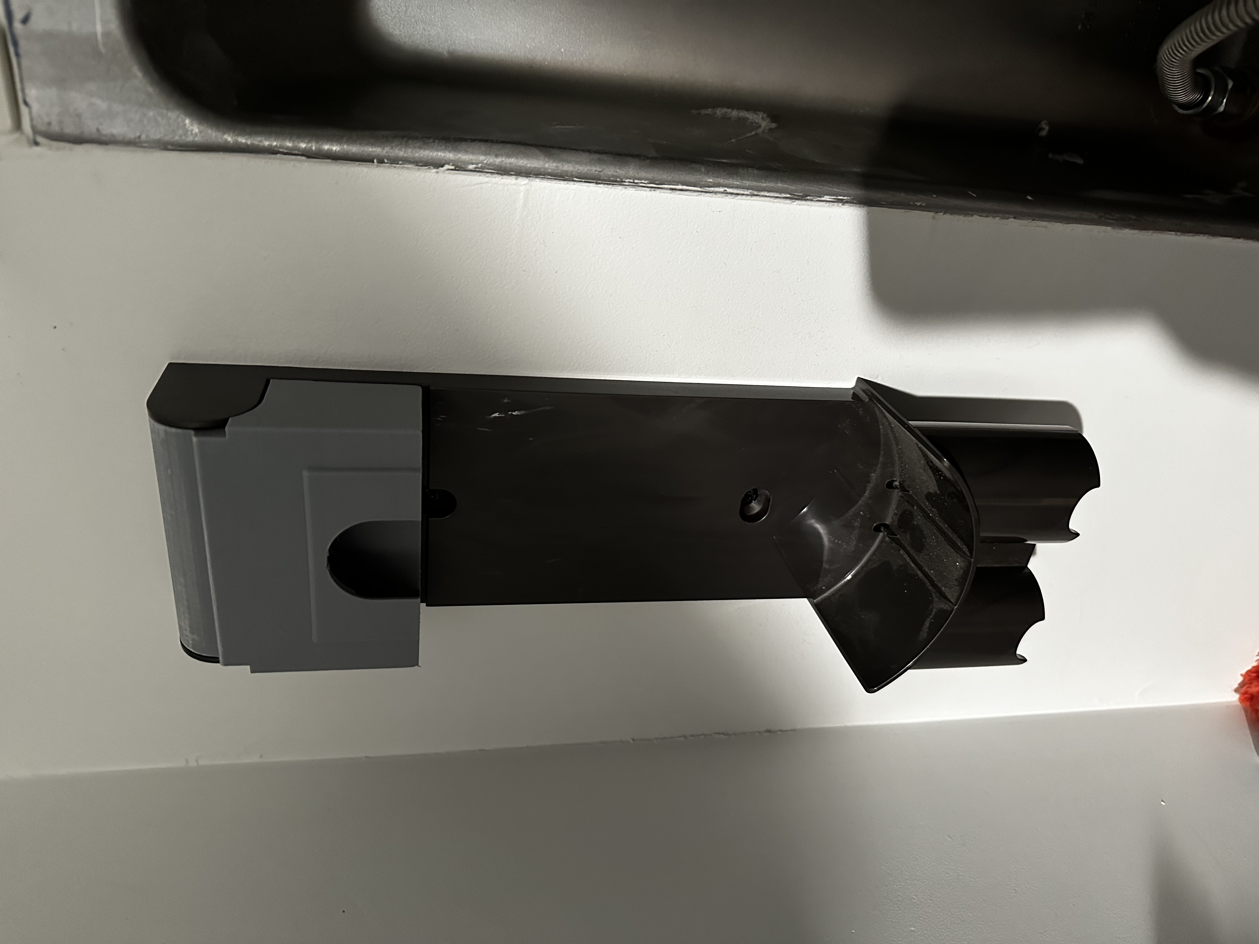 Dyson V8 Wall Mount Adapter for CrossfirePower Milwaukee Battery ...