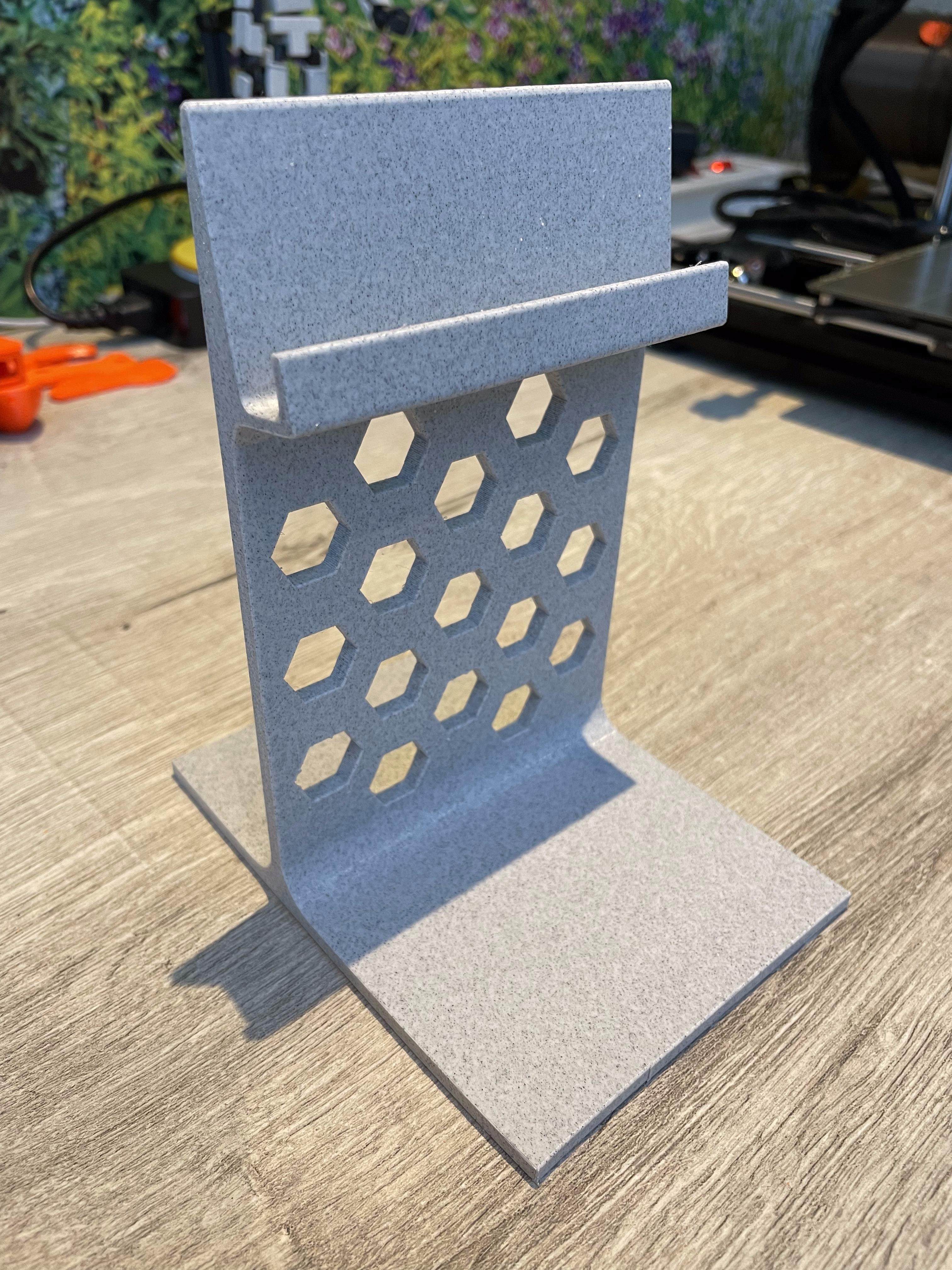 High standing tablet/smartphone holder, printable on a MINI+ by ...