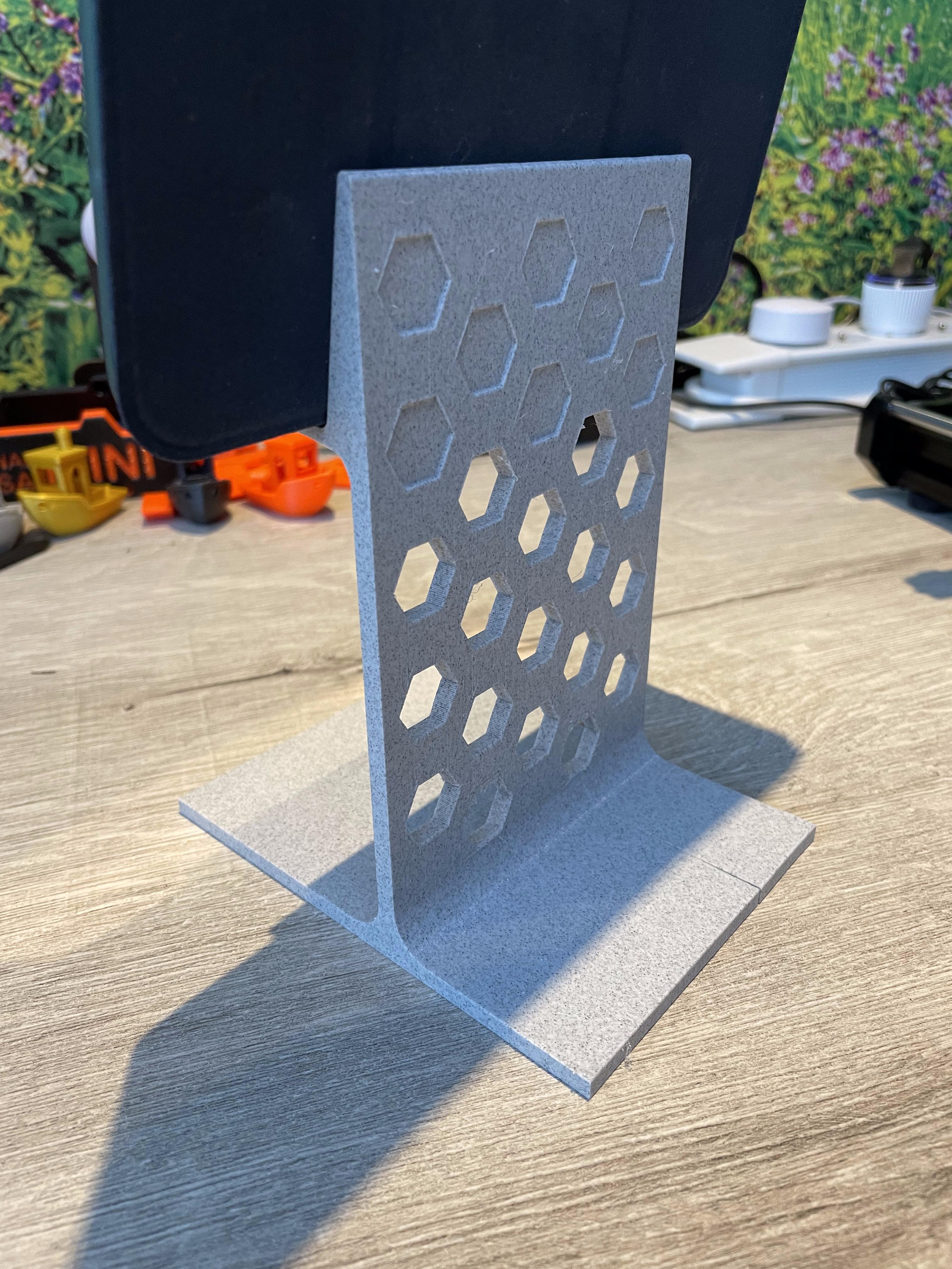 High standing tablet/smartphone holder, printable on a MINI+ by ...