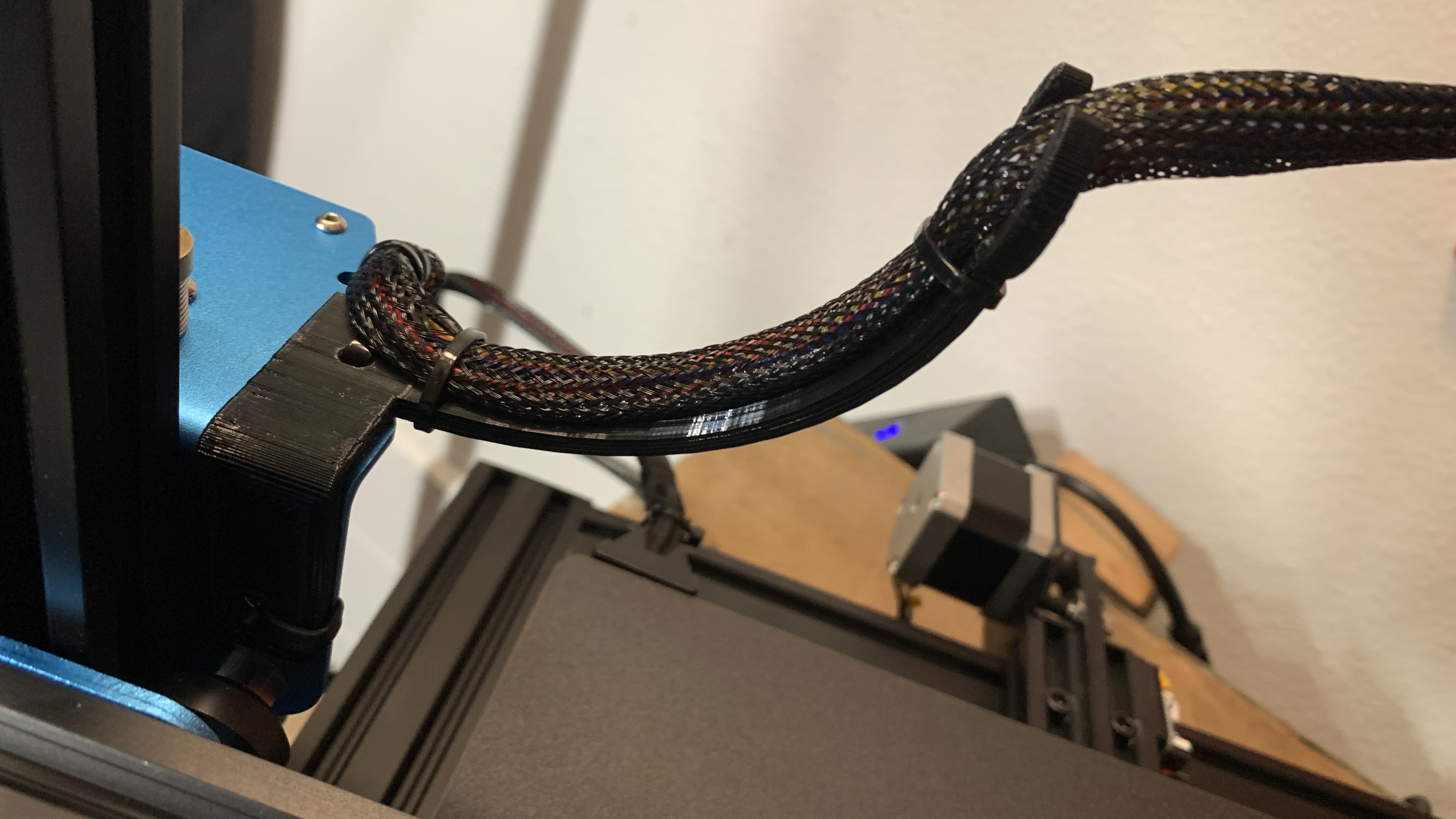 Sovol SV04 Cable Manager w/ Mirrored Model by Wavz3D | Download free ...