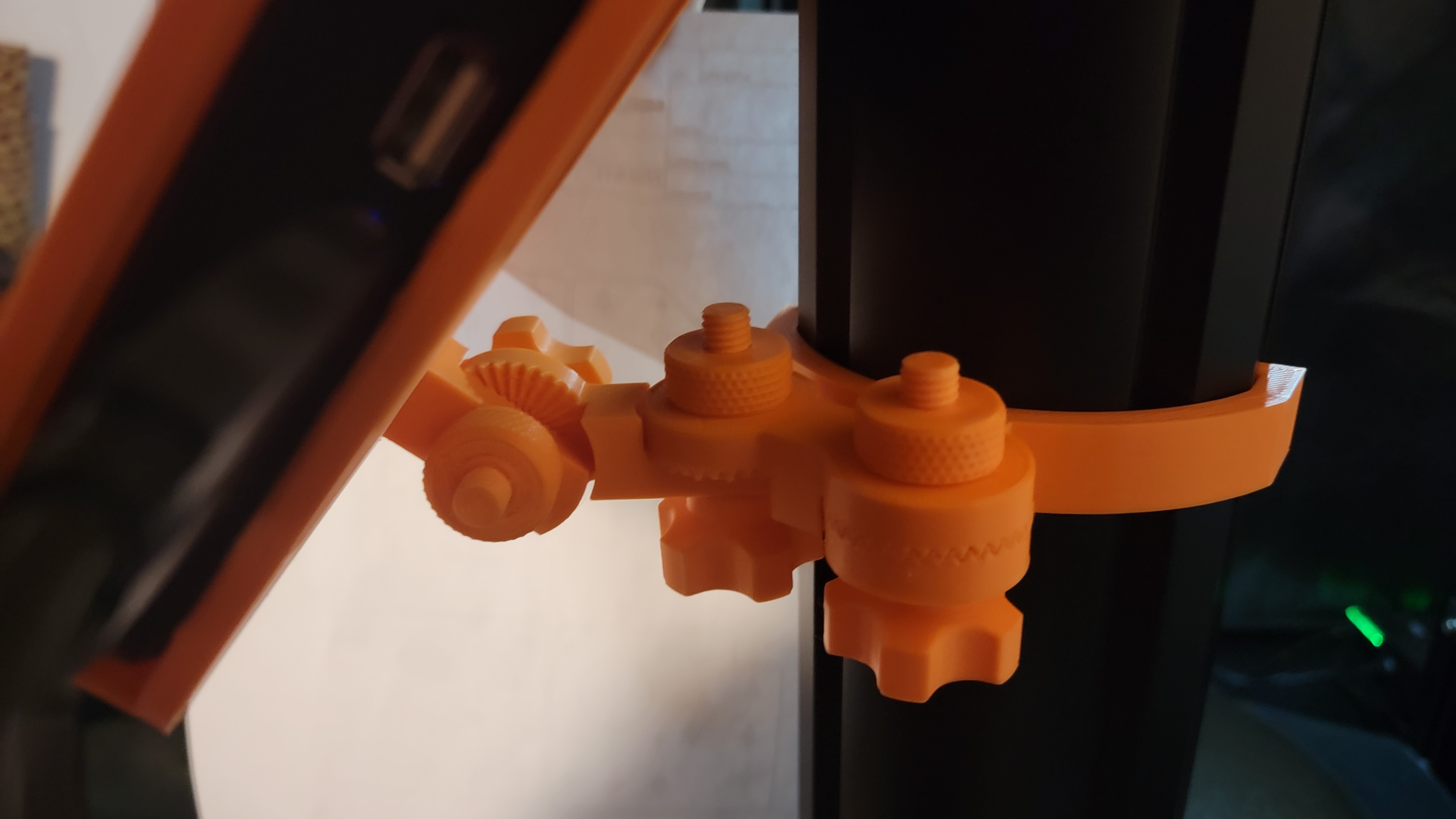 V400 Speeder Pad Adjustable Arm Mount by JLCURTIS | Download free STL ...