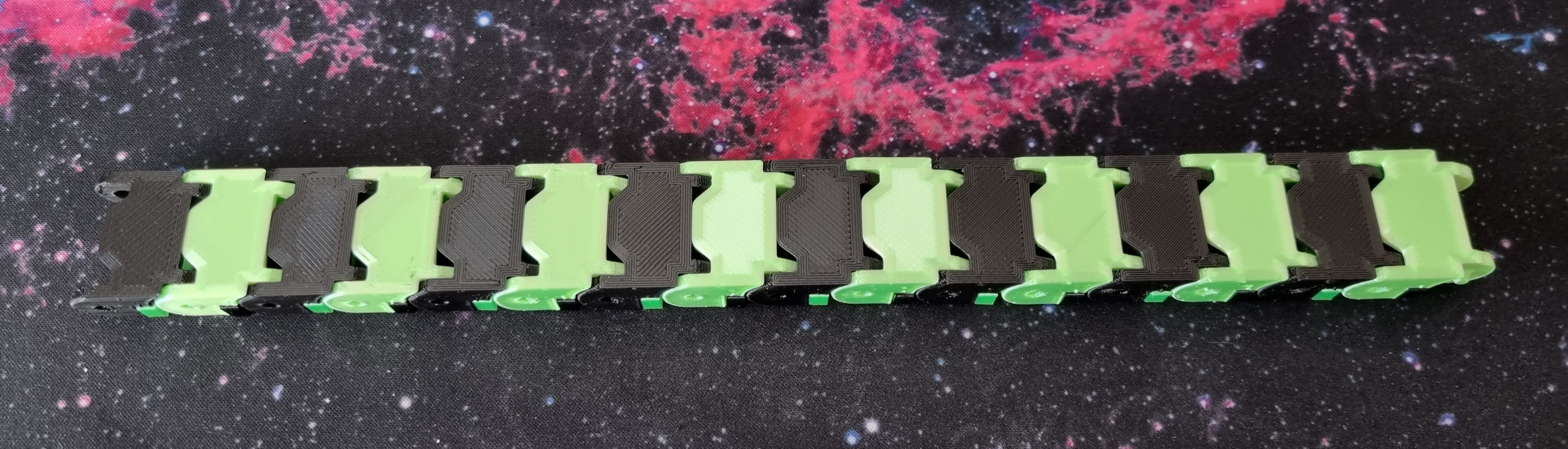 Reinforced Cable Chains for 3D Printer by Man-in-Black | Download free ...