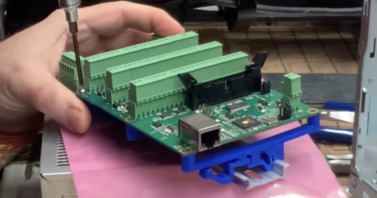 DIN Rail Mount for MESA 7i96S I/O card for Plasma CNC (v1.0.0) por Doug ...