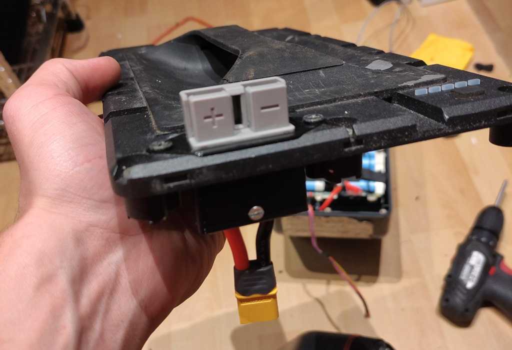 Super soco cux battery anderson connector adapter by Arie Kanarie ...