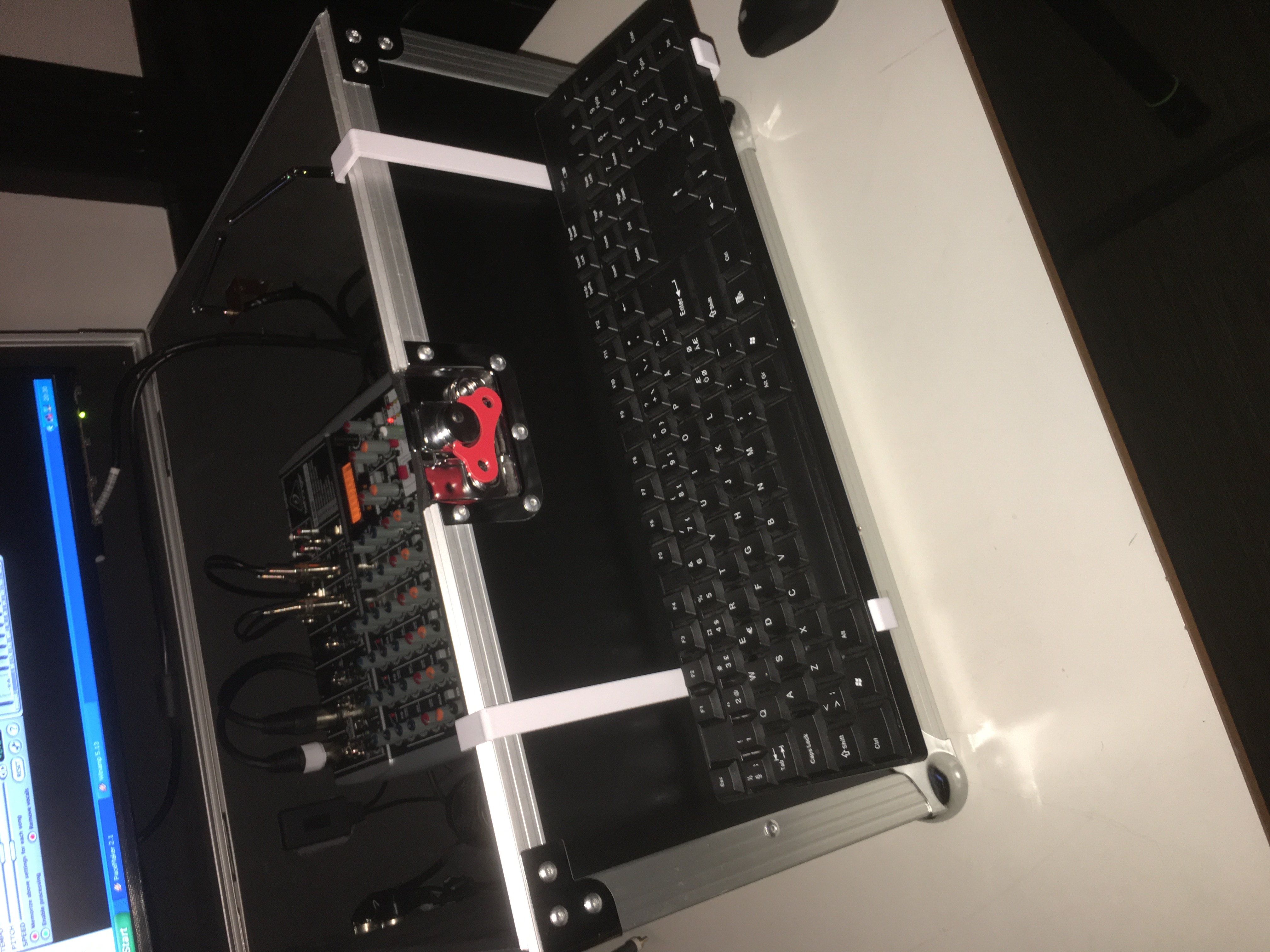 Keyboard hanging mount by Joax SSKC | Download free STL model ...