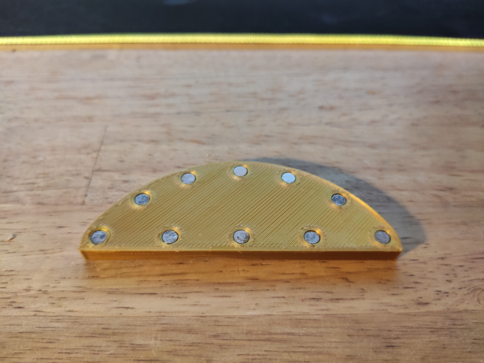 Magnetic Guide for Sewing Machine by TheNewRow | Download free STL ...