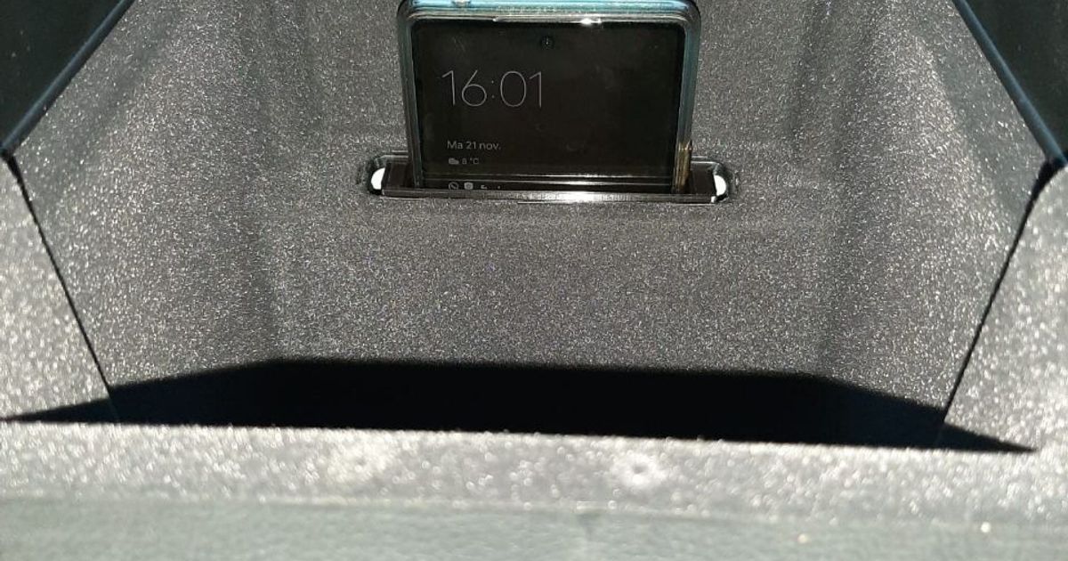 MG Marvel R Wireless Charger Slot Insert by Freekers | Download free ...