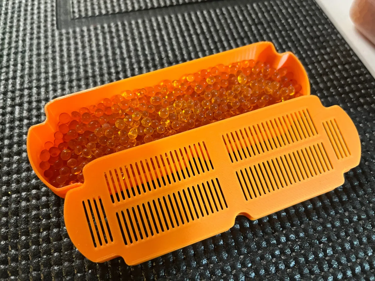 New Bambu Lab Silica Gel Desiccant Tray by muddtt | Download free STL ...