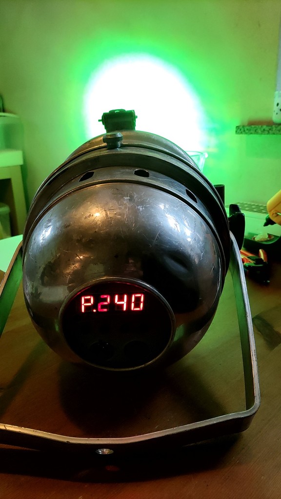 LED PAR 64 in classic PAR 64 can mount by Matze | Download free STL ...