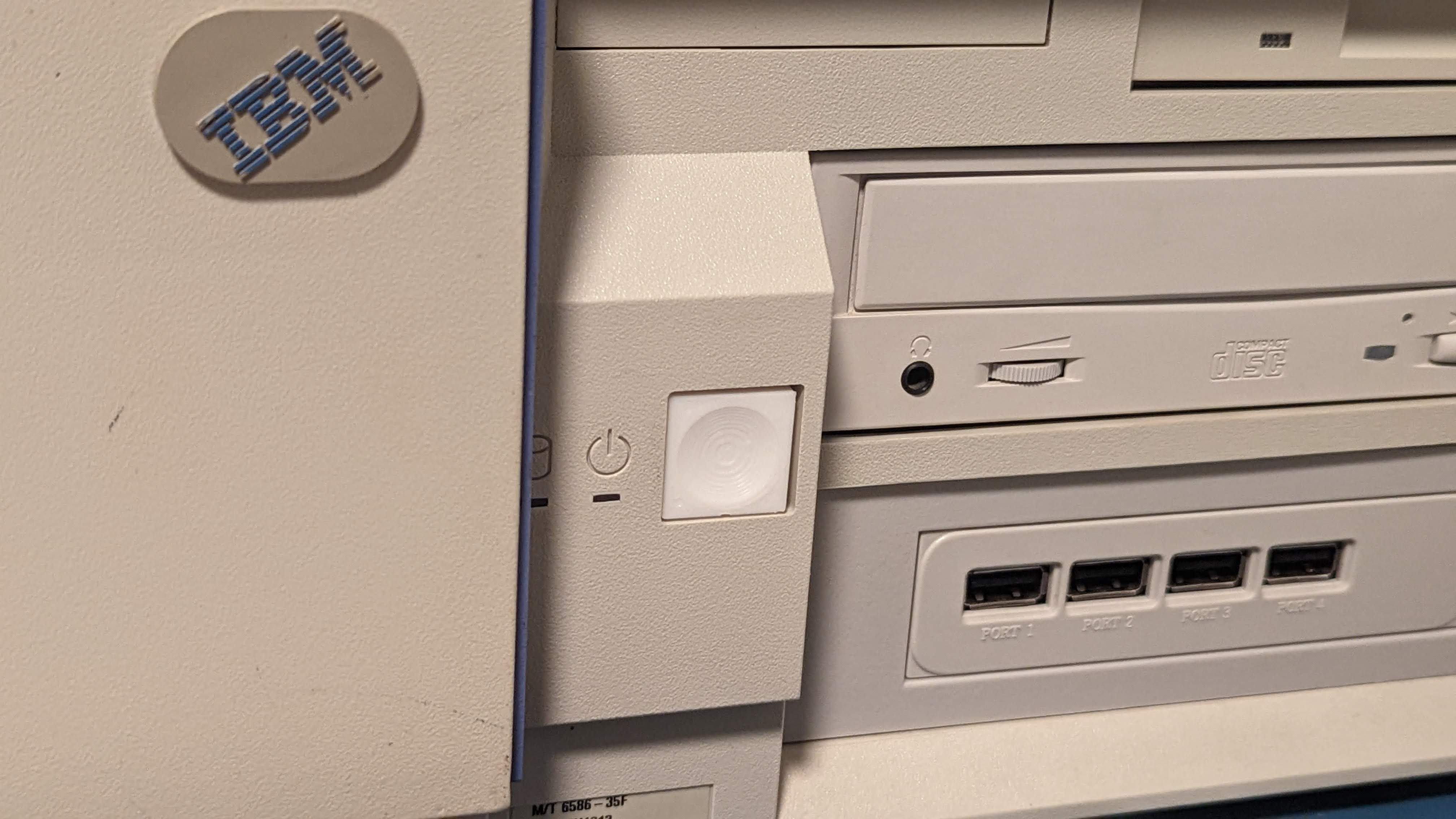 IBM PC 330/350 (and others) Power button von Tal Glazer | Kostenloses ...