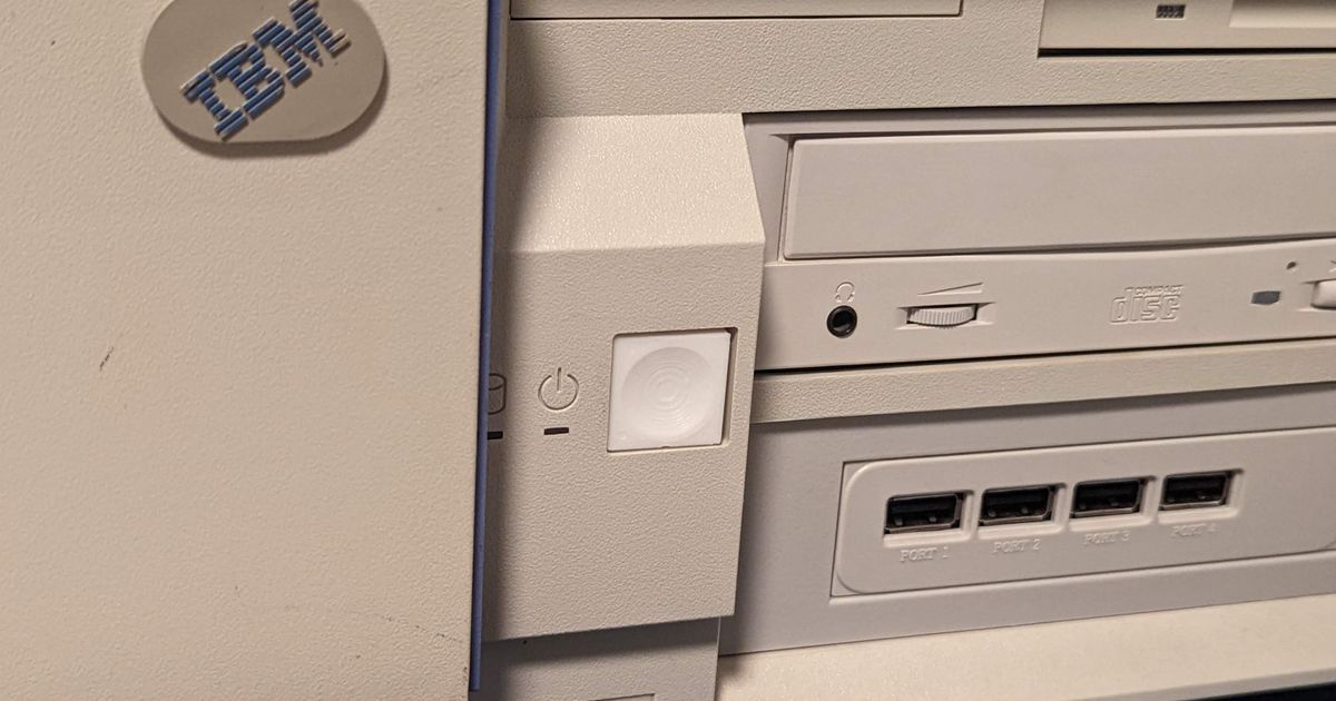 IBM PC 330/350 (and others) Power button von Tal Glazer | Kostenloses ...