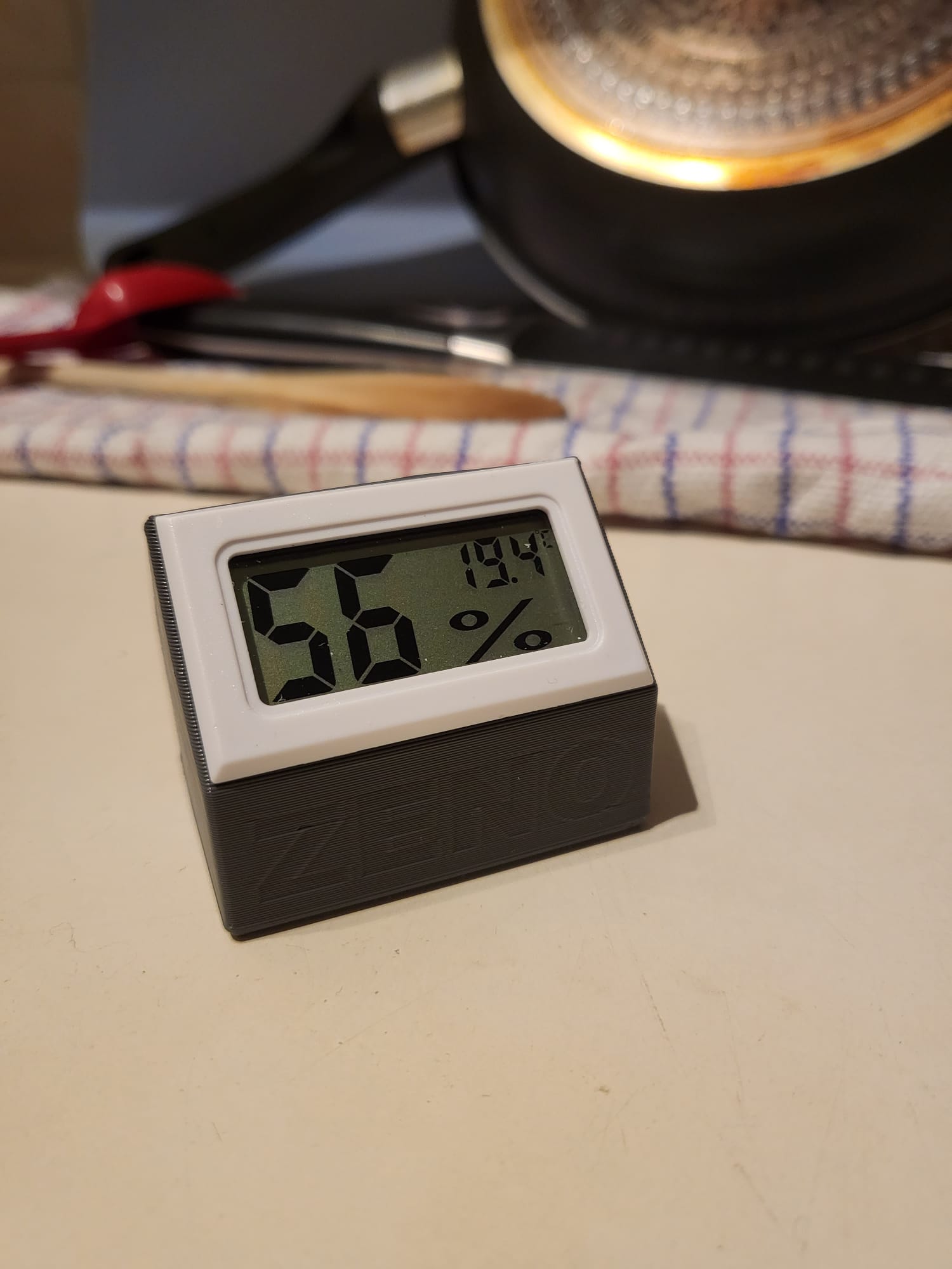 45 degrees stand for hygrometer by Zeno | Download free STL model ...