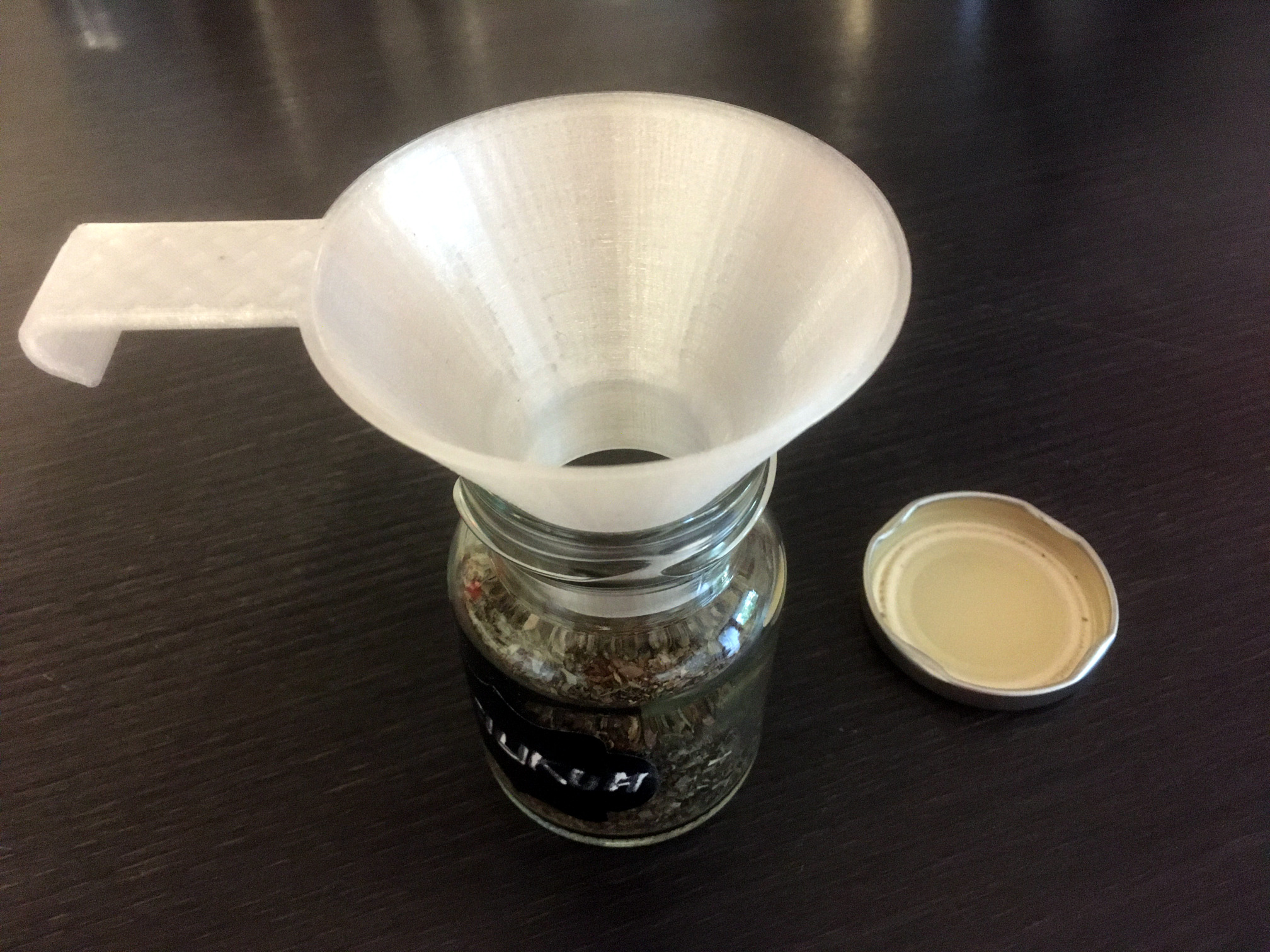 Funnel for spice jars with wide opening by Mirx | Download free STL ...