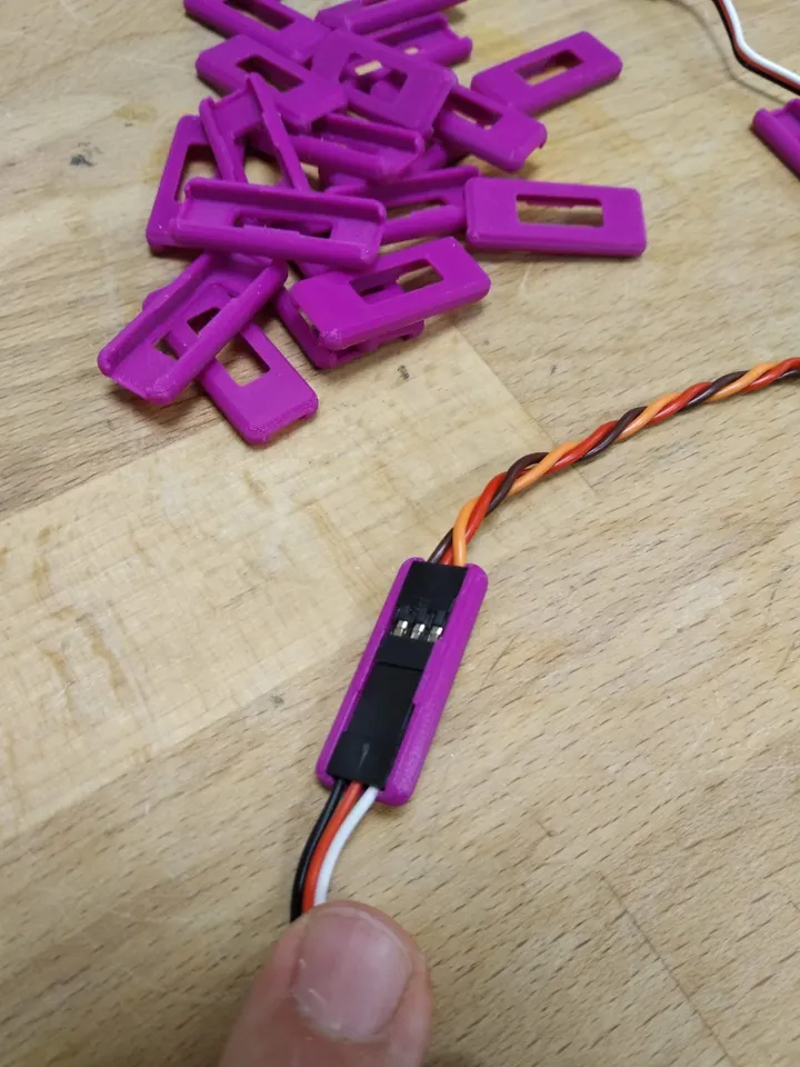 Servo connector clip by TH | Download free STL model | Printables.com