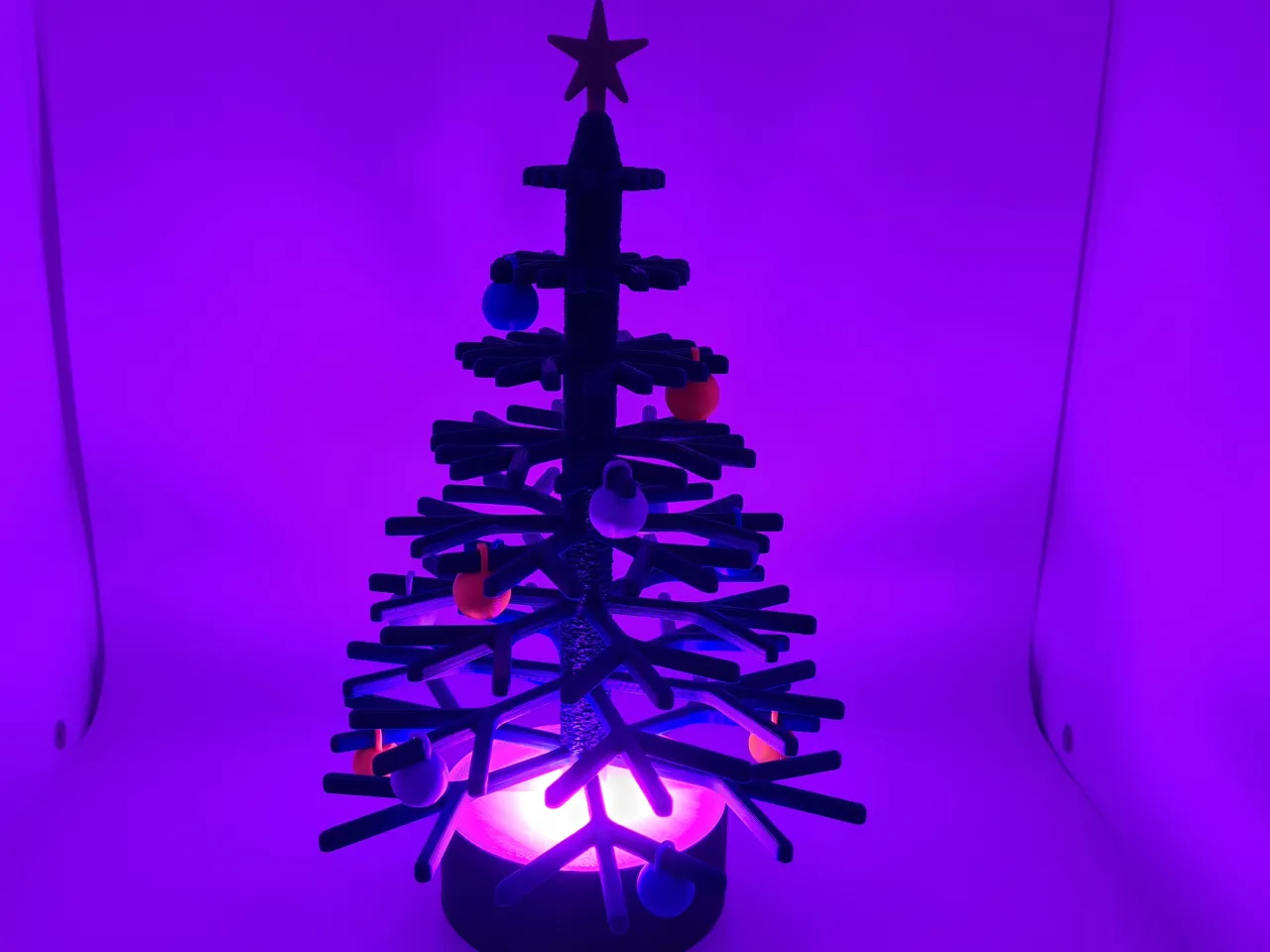 Interlocking Christmas Tree with Ornament (update: light version) by ...