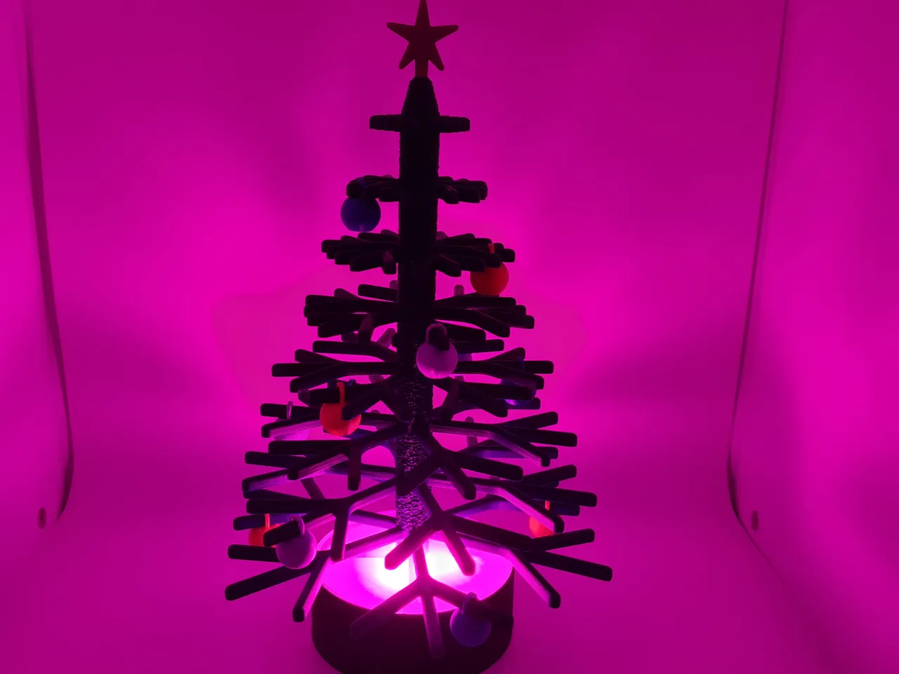 Interlocking Christmas Tree with Ornament (update: light version) by ...