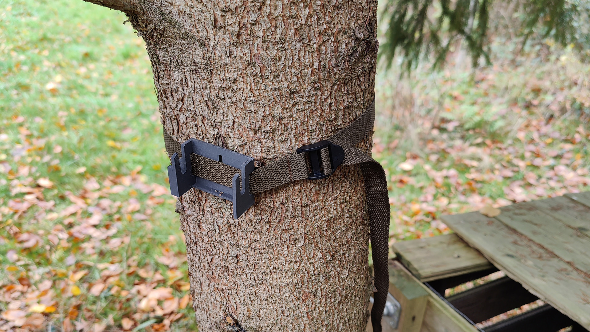 Easy mount and aim for wildlife camera by Mario M | Download free STL ...