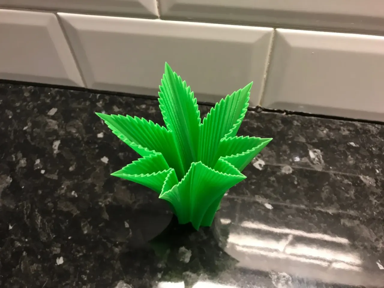 Weed vase by Brithawkes | Download free STL model | Printables.com