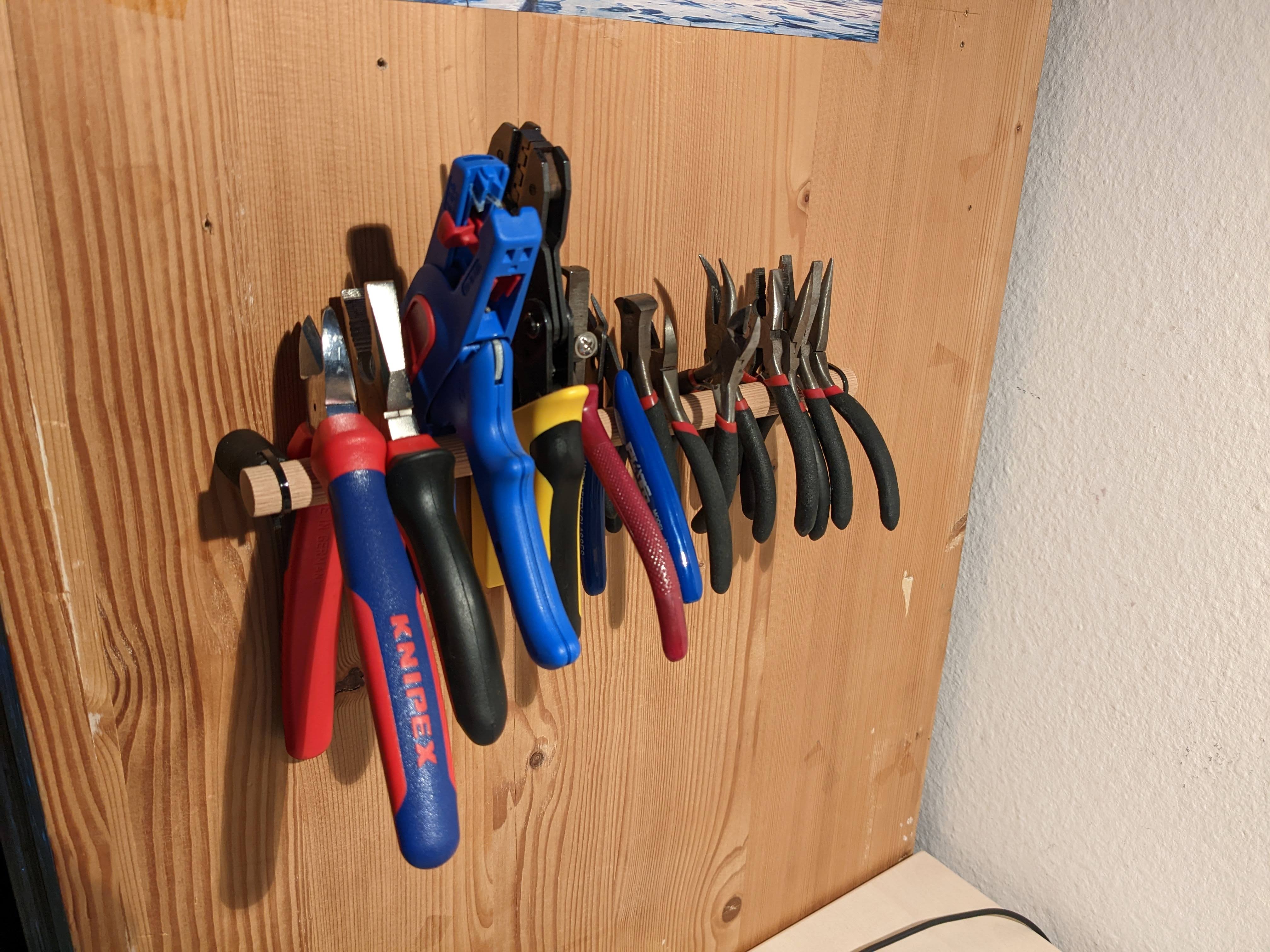 Customizable Plier Holder by Robin Dorst | Download free STL model ...