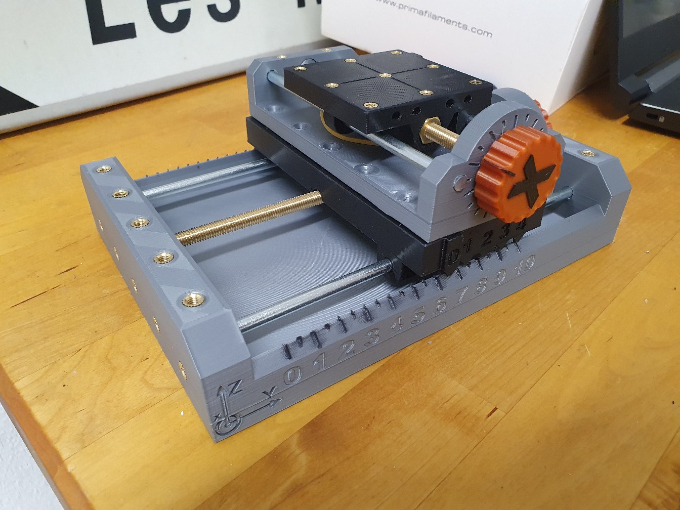 Linear Stages / Positioning Tables for measurements - XYZ-table by ...
