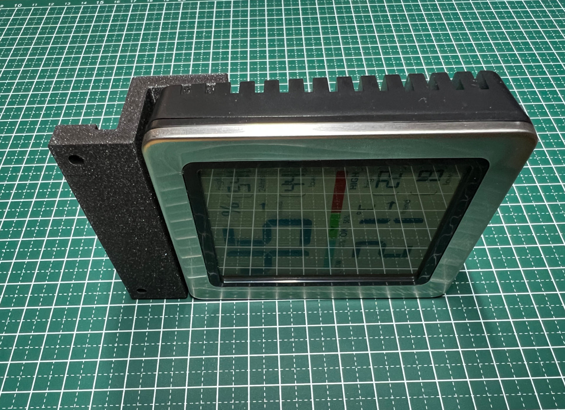 TFA Dostman mount for Prusa Enclosure by Paul Cobbaut | Download free ...