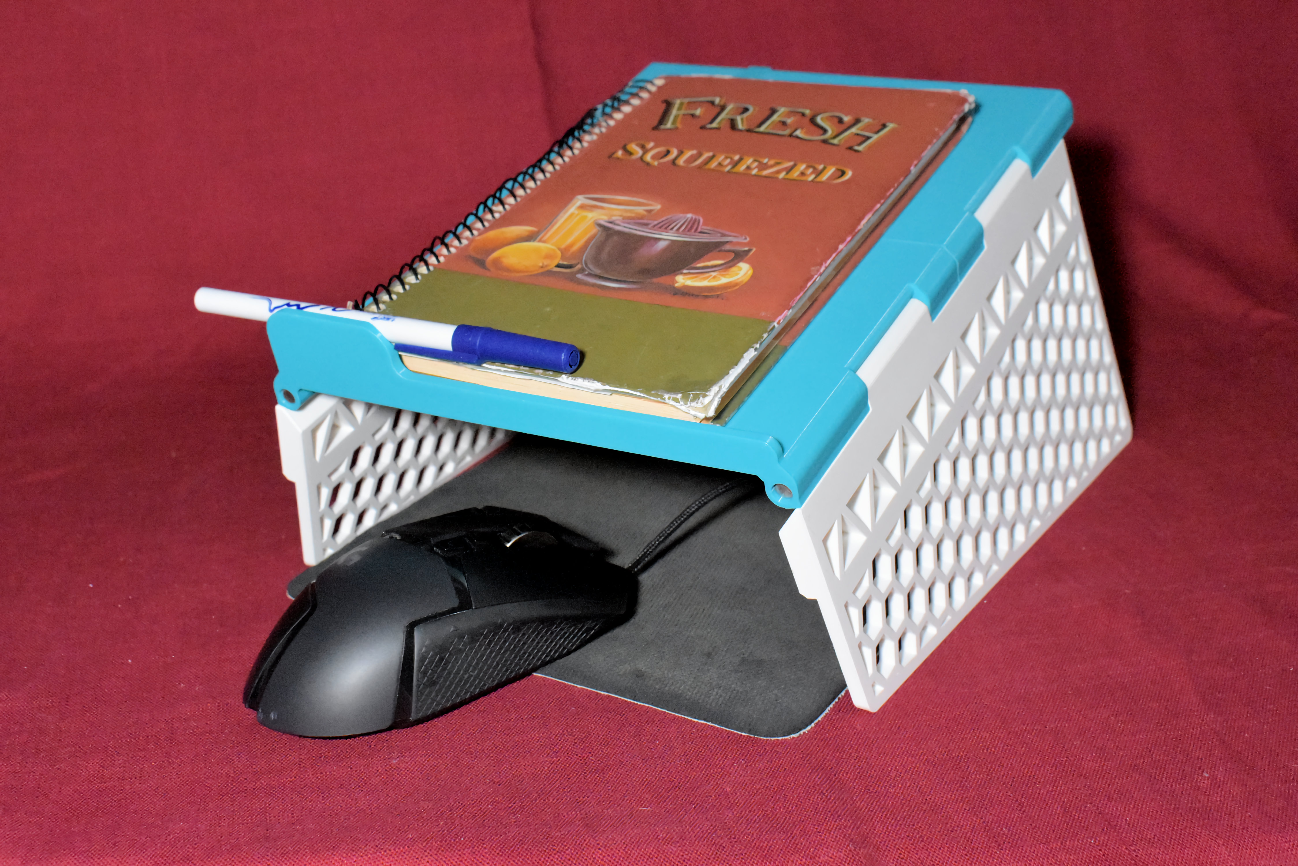 DS3D4U Folding Desk Notepad Holder by DS3D4U | Download free STL model ...