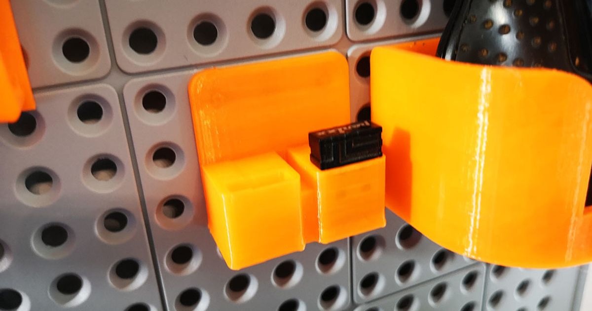 USB Key holder for Keter Pegboard by ciubecca | Download free STL model ...