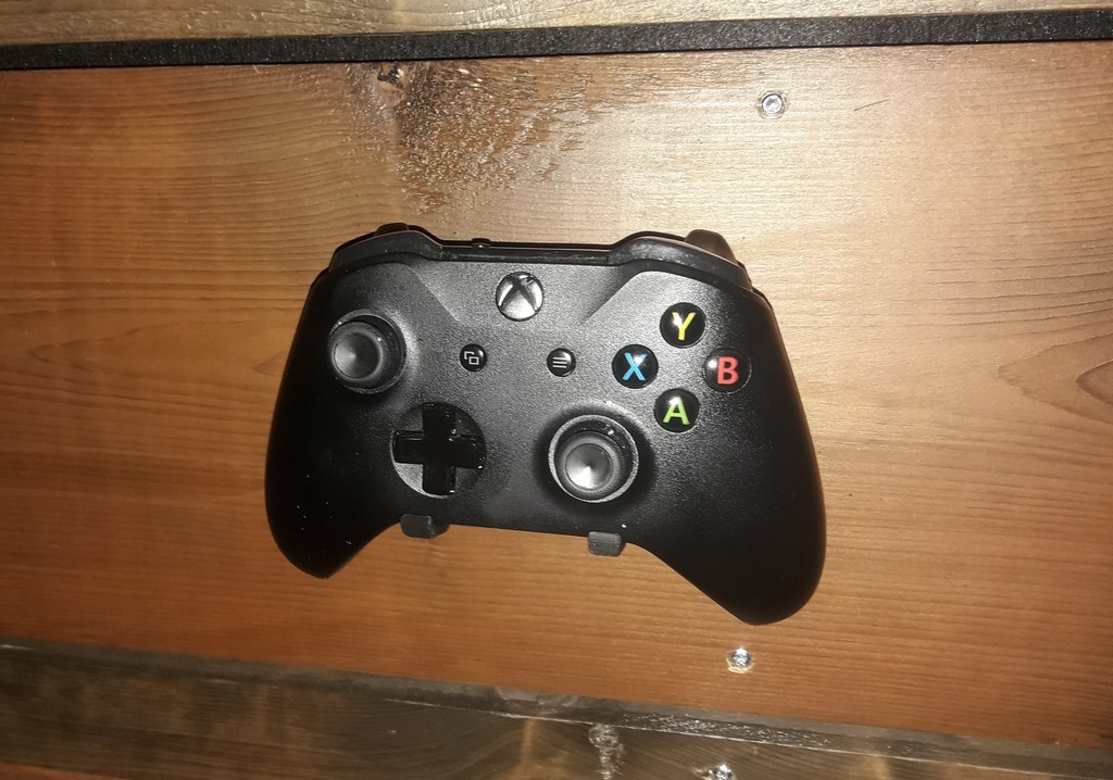 Xbox One X Controller Holder Wall by KristianLaholm | Download free STL ...