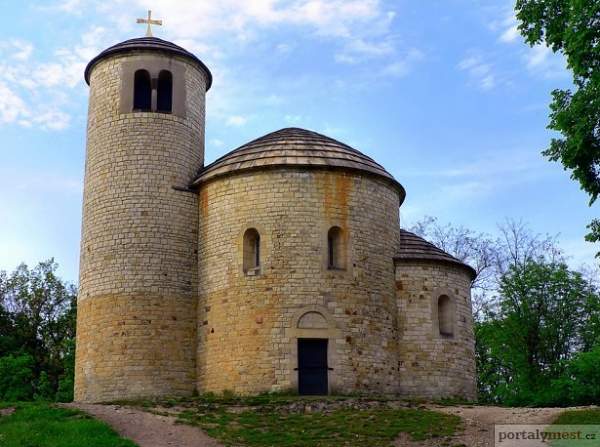 Rotunda sv. Jiří na Řípu par jjvcela | Téléchargez gratuitement un ...