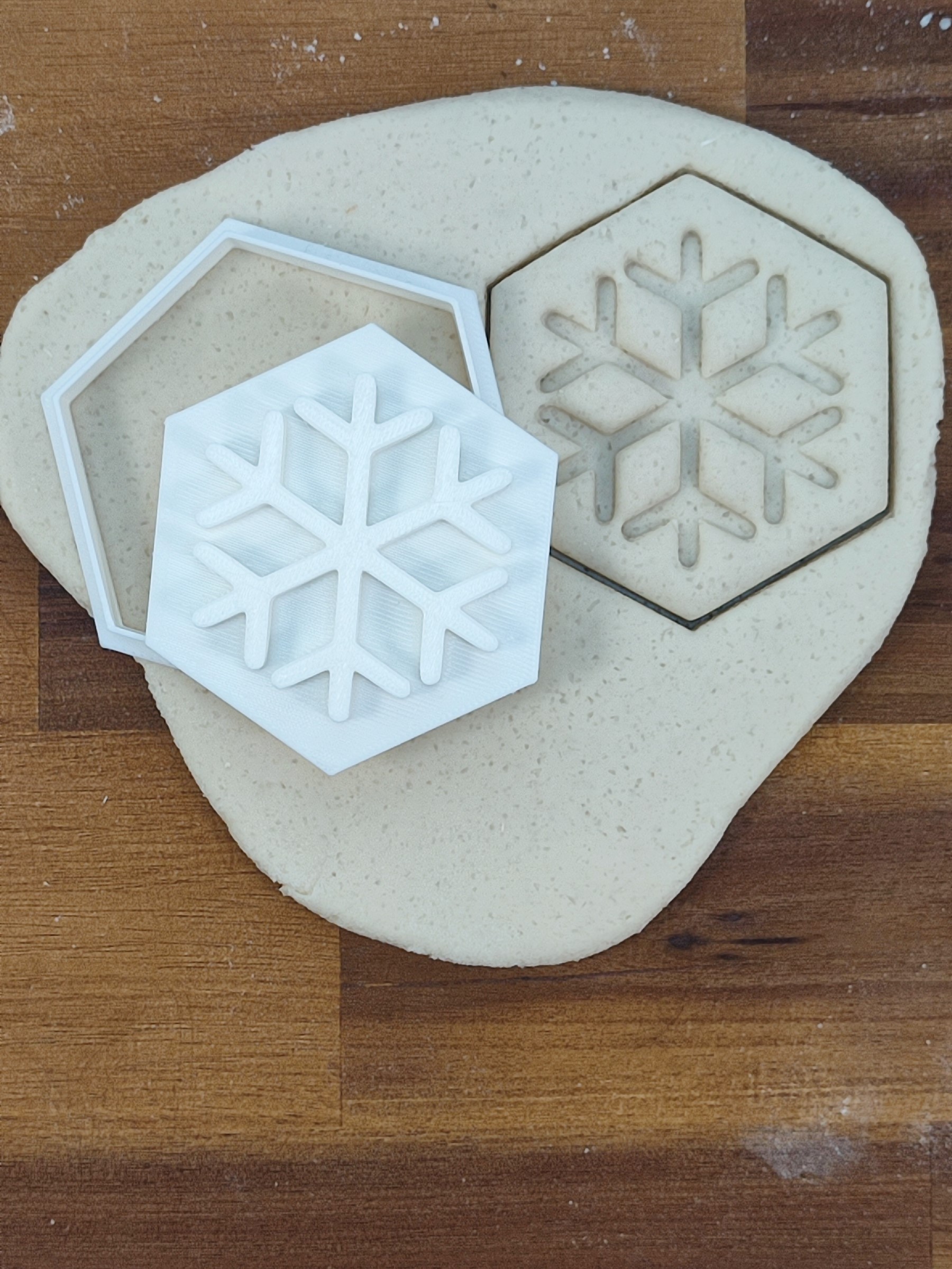 Snowflake cookie cutters 4 pcs by Theodor | Download free STL model ...