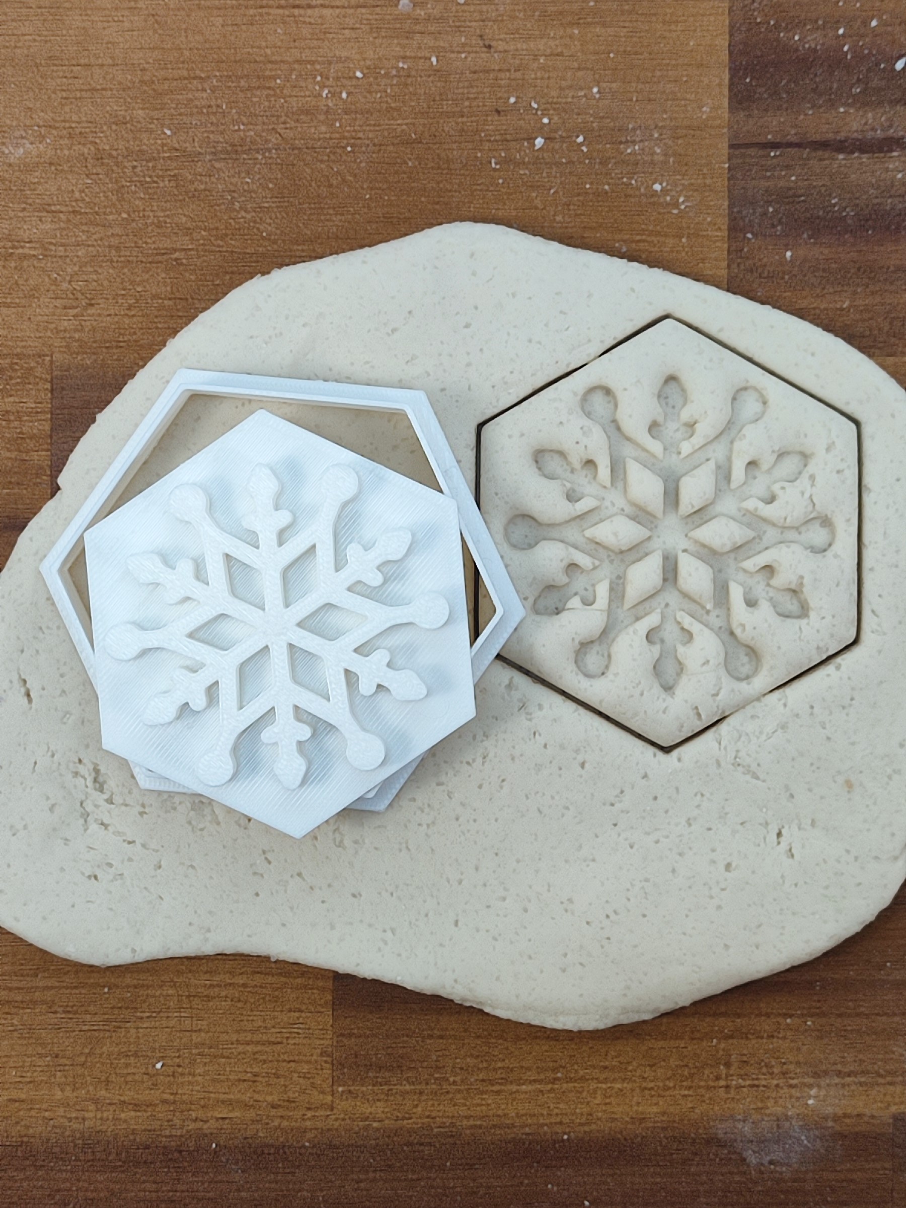 Snowflake cookie cutters 4 pcs by Theodor | Download free STL model ...