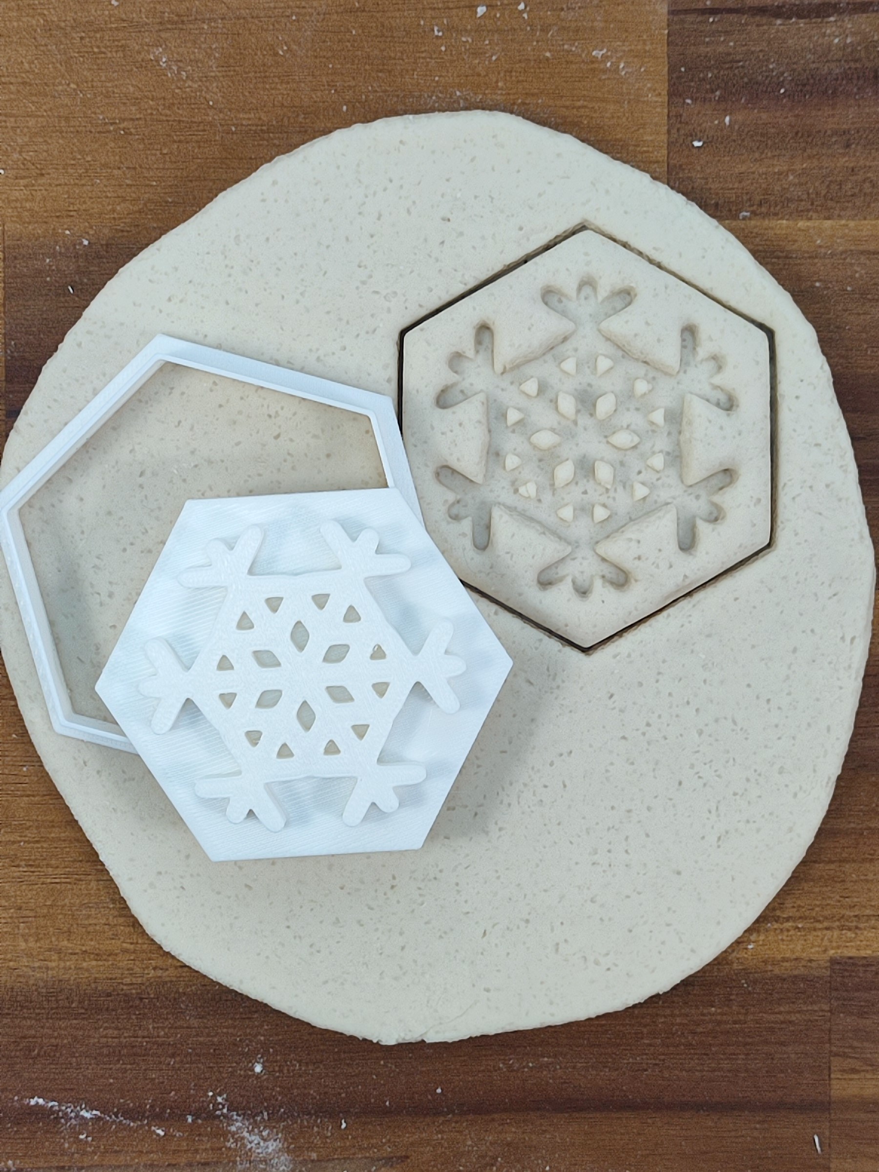 Snowflake cookie cutters 4 pcs by Theodor | Download free STL model ...