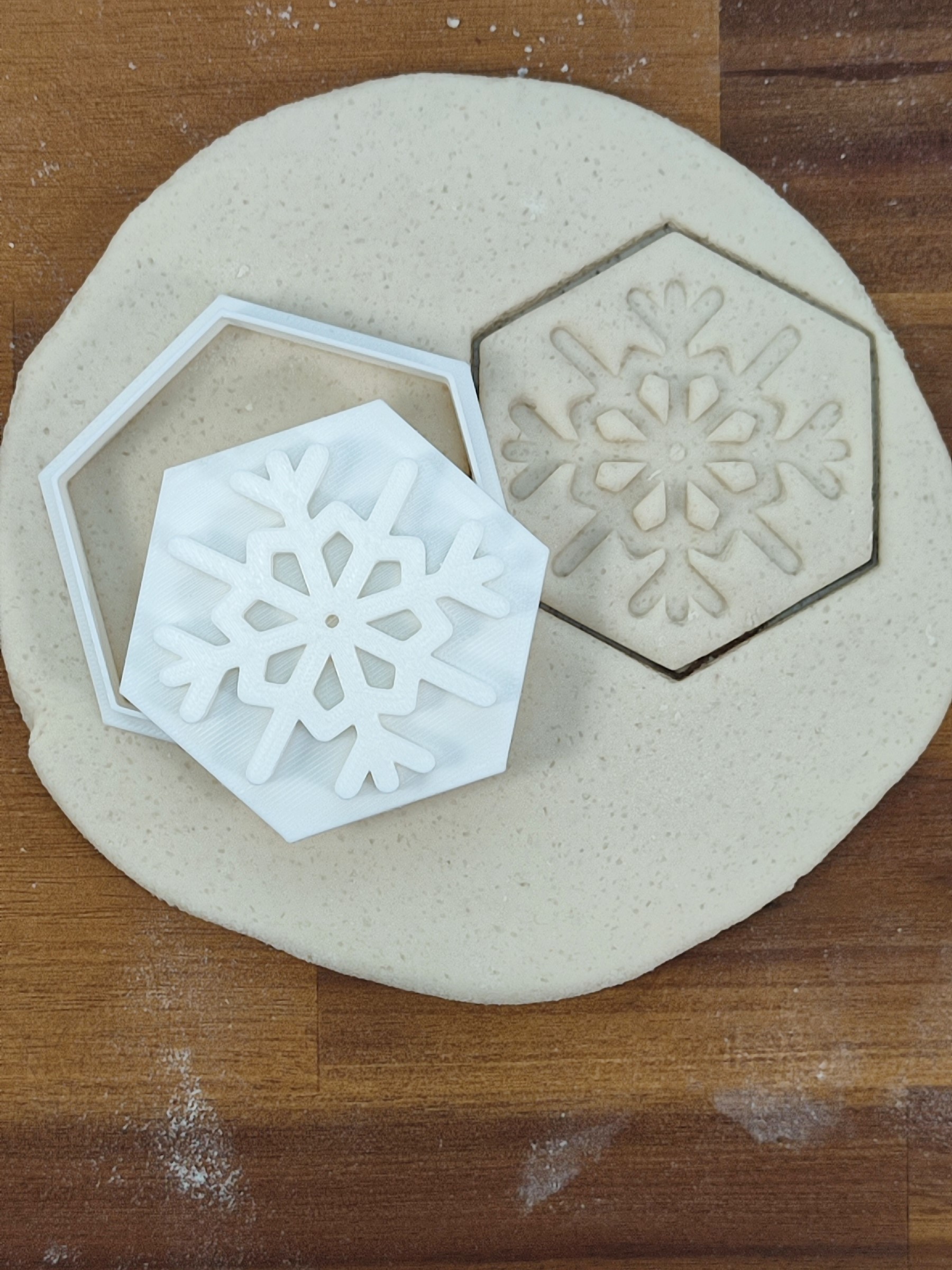 Snowflake cookie cutters 4 pcs by Theodor | Download free STL model ...