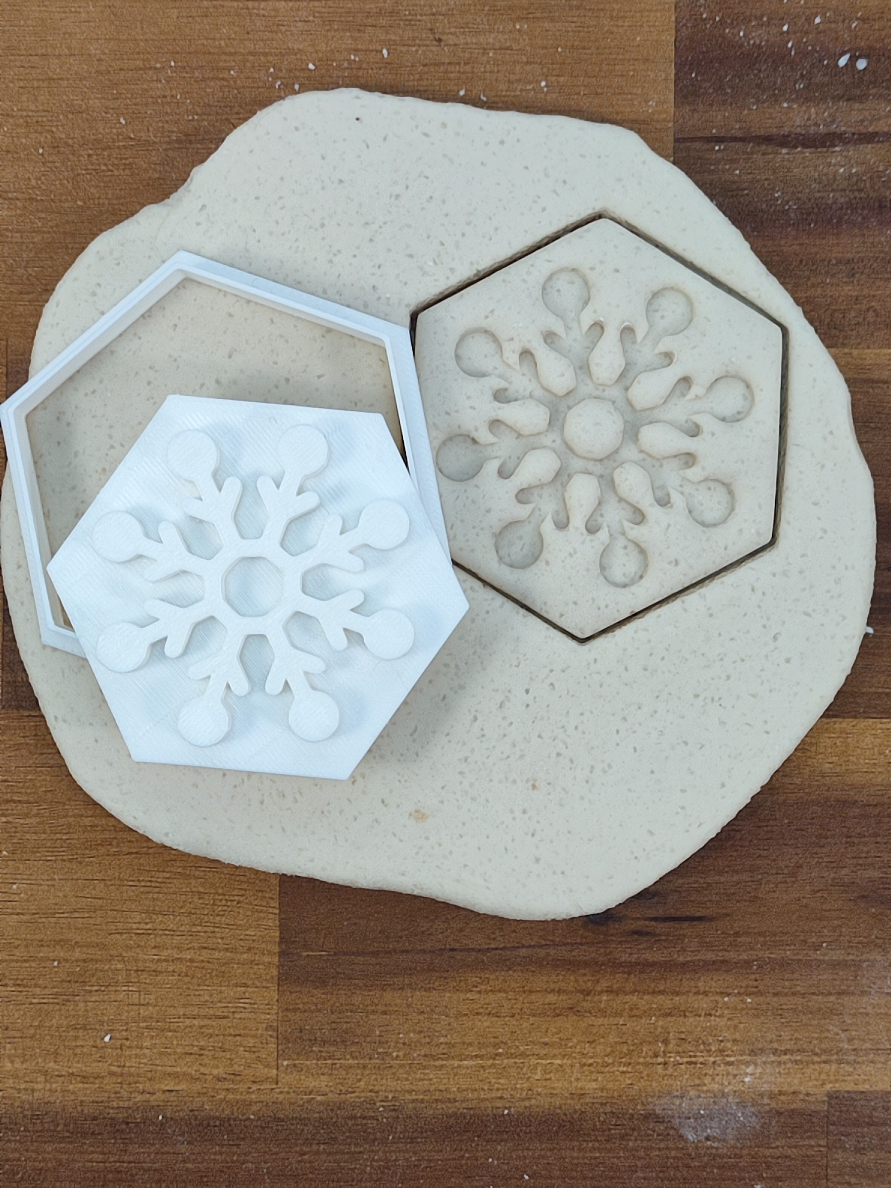 Snowflake cookie cutters 4 pcs by Theodor | Download free STL model ...