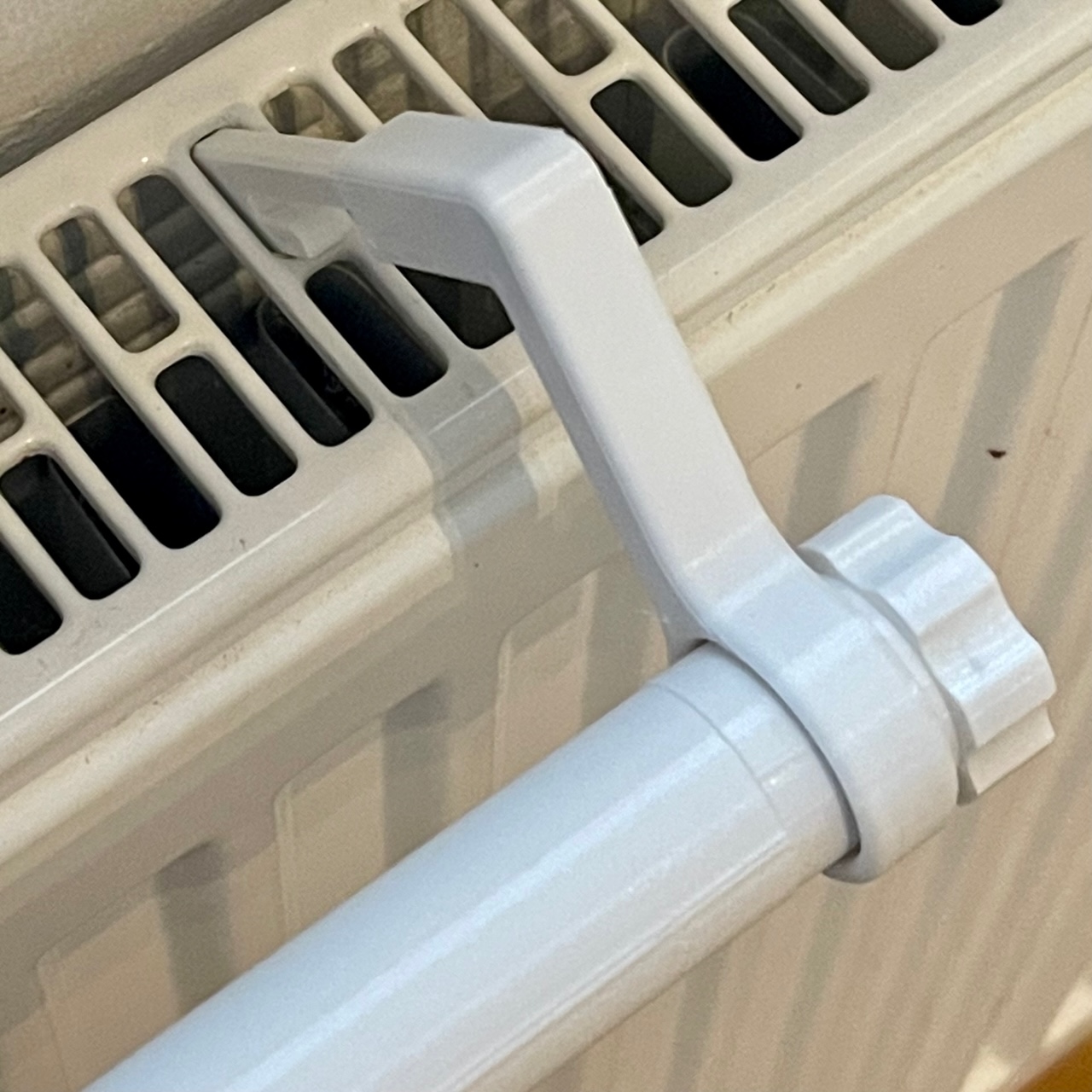 Towel holder for radiator (customizable) by vmLOGIC | Download free STL ...