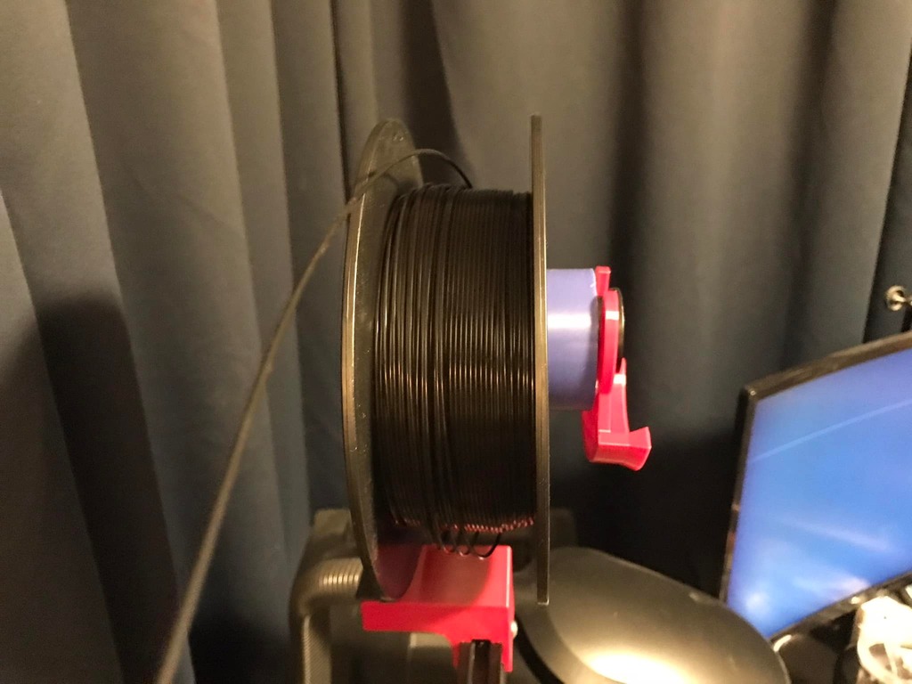 Ender 3 Style Filament Spool Locking Clips and Spacers par JEBurroughs ...