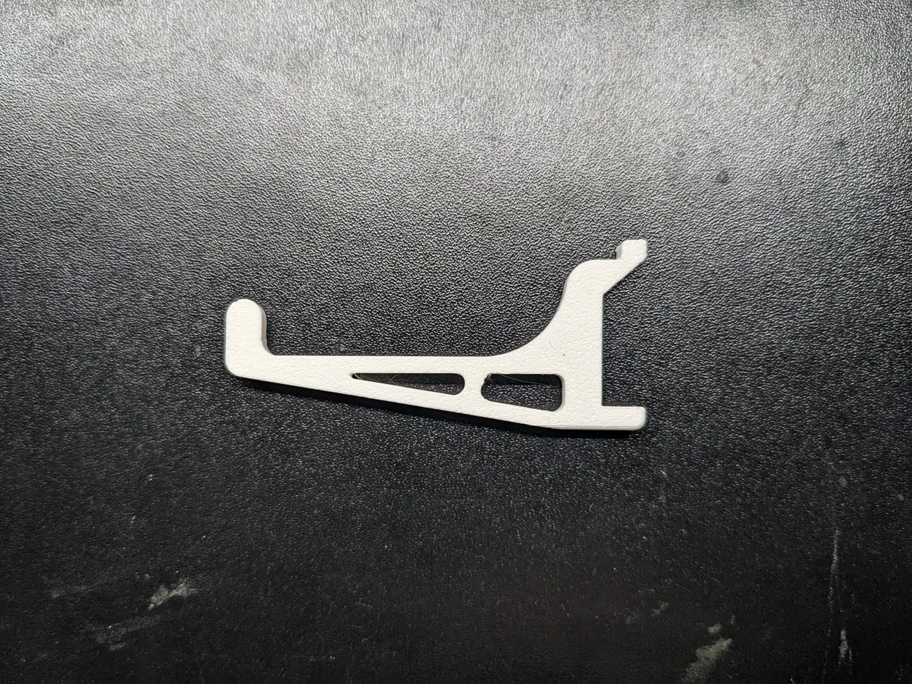 Pegboard Hook (1 inch) by Collin | Download free STL model | Printables.com