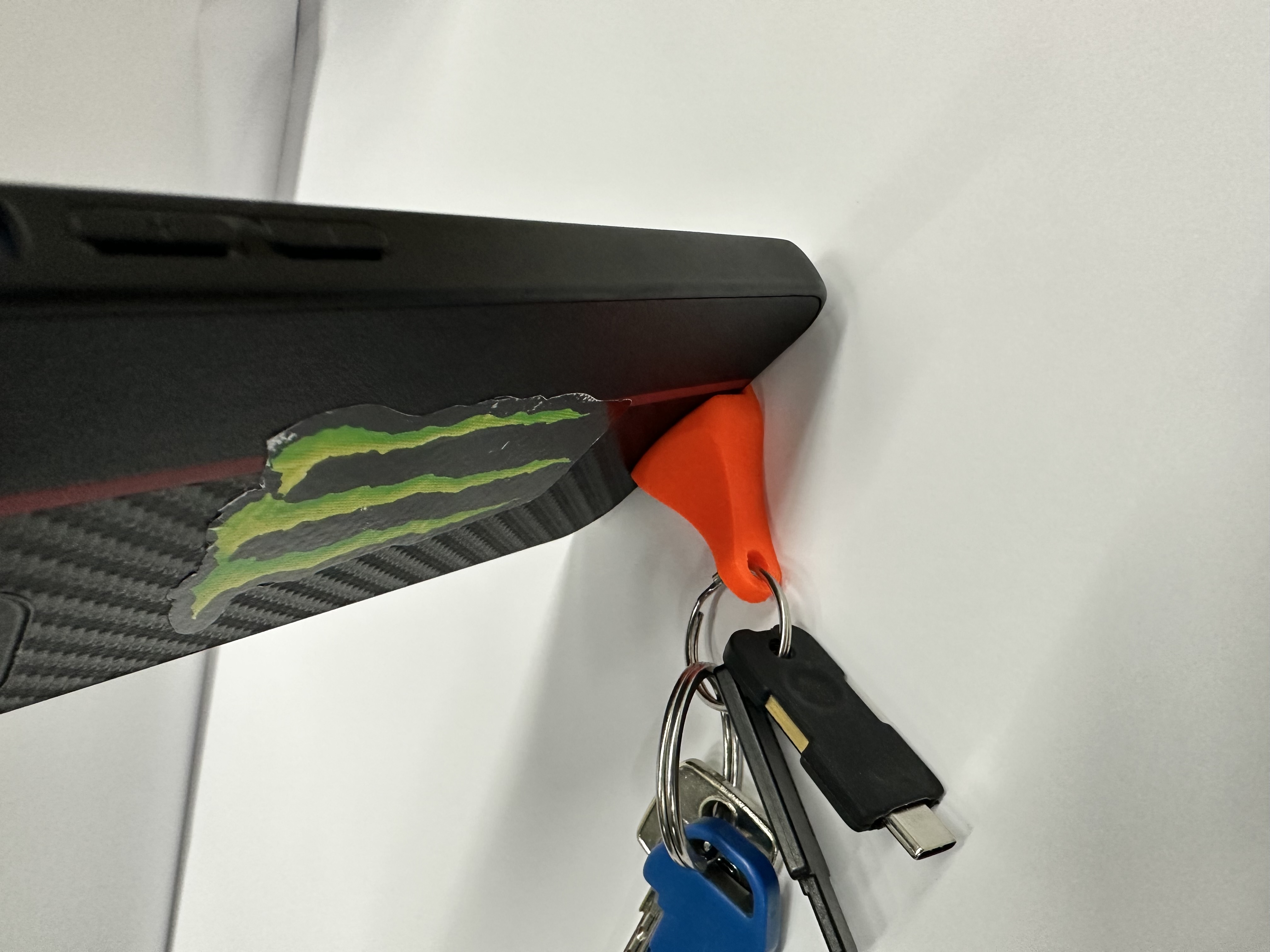 IPhone 12/13/14 Holder for Keychain by Erwin | Download free STL model ...