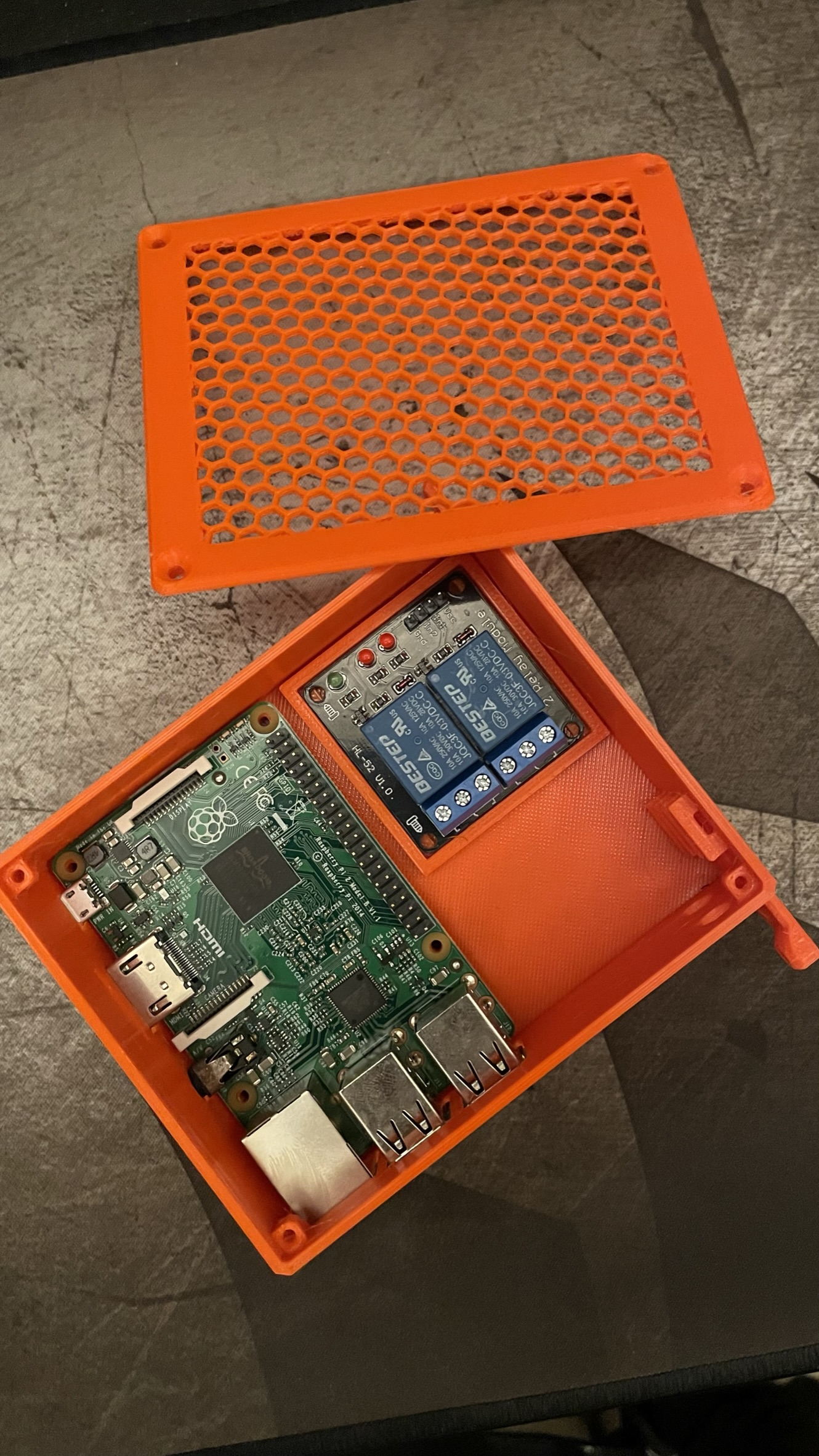 Raspberry Prusa Case i3mks+ by b4de4nd | Download free STL model ...